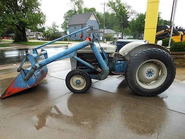1956 Ford 860 Tractor - $4,950 | Machinery Pete