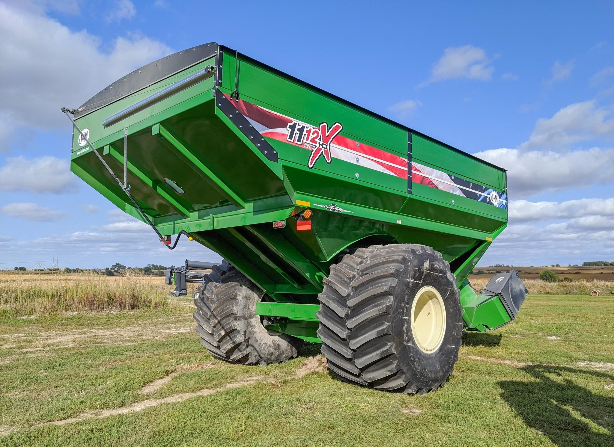 2022 J&M 1112 Grain Cart - $78,109 | Machinery Pete