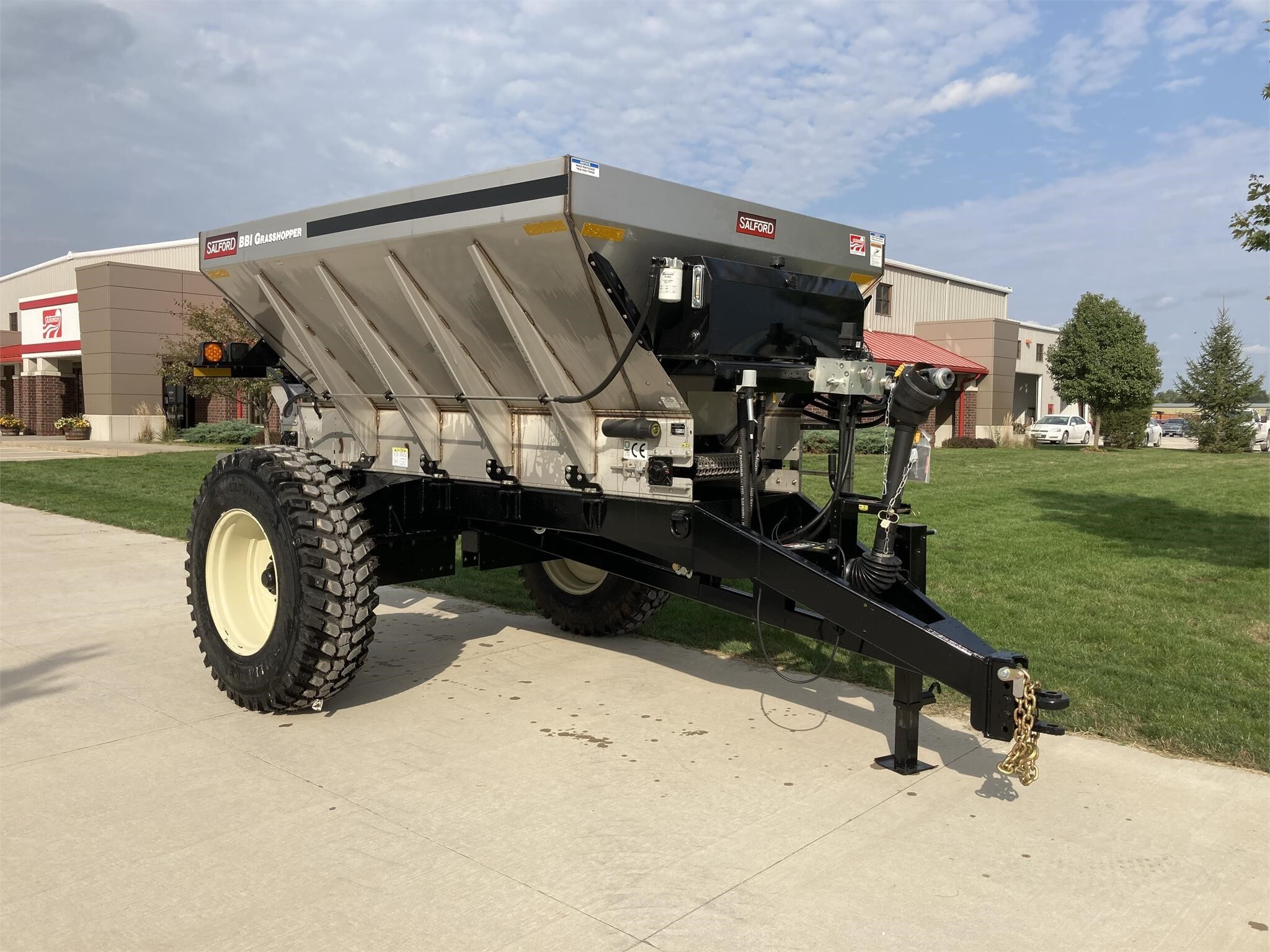 2025 Salford BBI GRASSHOPPER Pull-Type Fertilizer Spreader - $52,500 ...