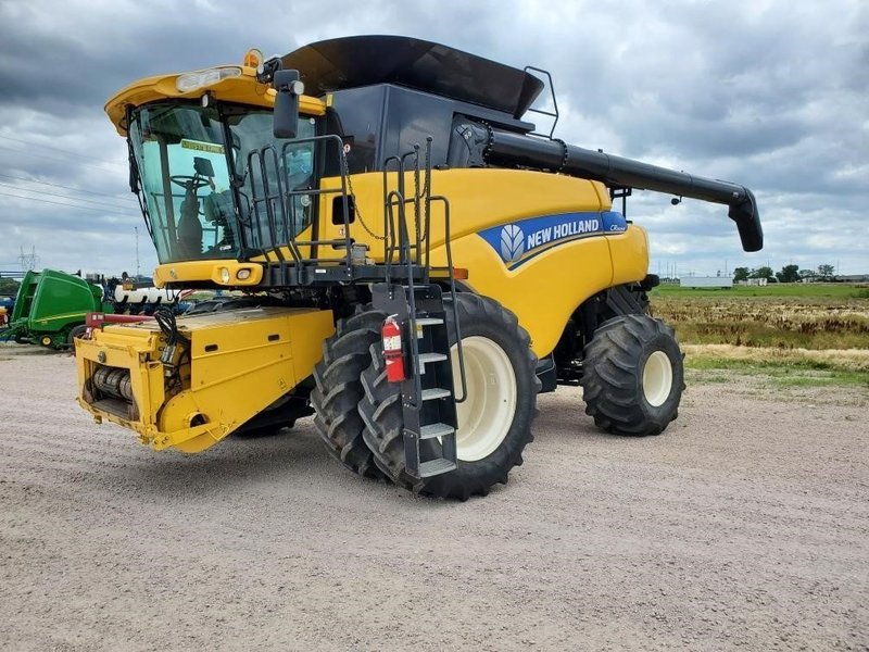 Used New Holland Combines for Sale - 271 Listings | Machinery Pete