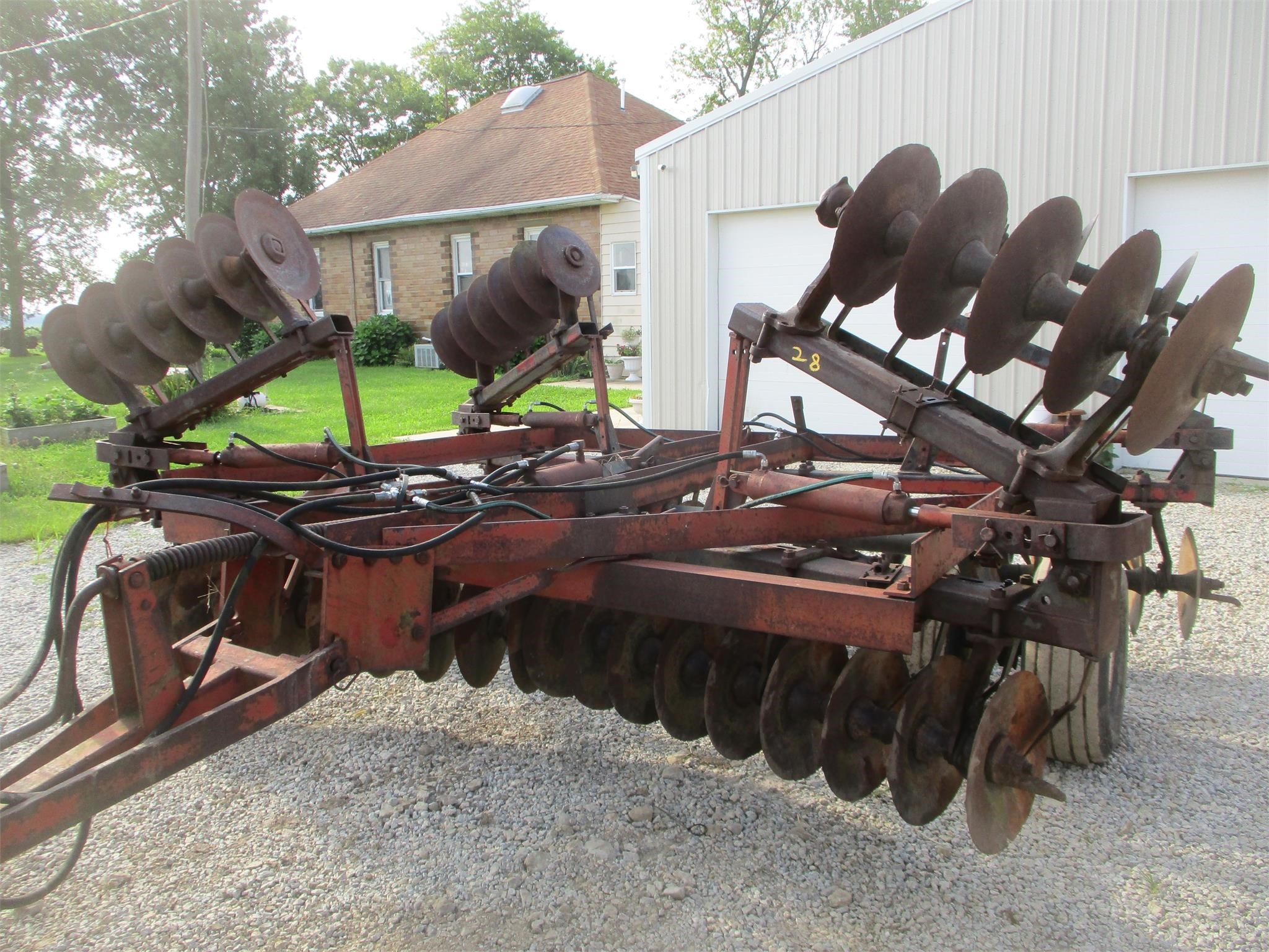 International 475 Disk - $2,950 | Machinery Pete