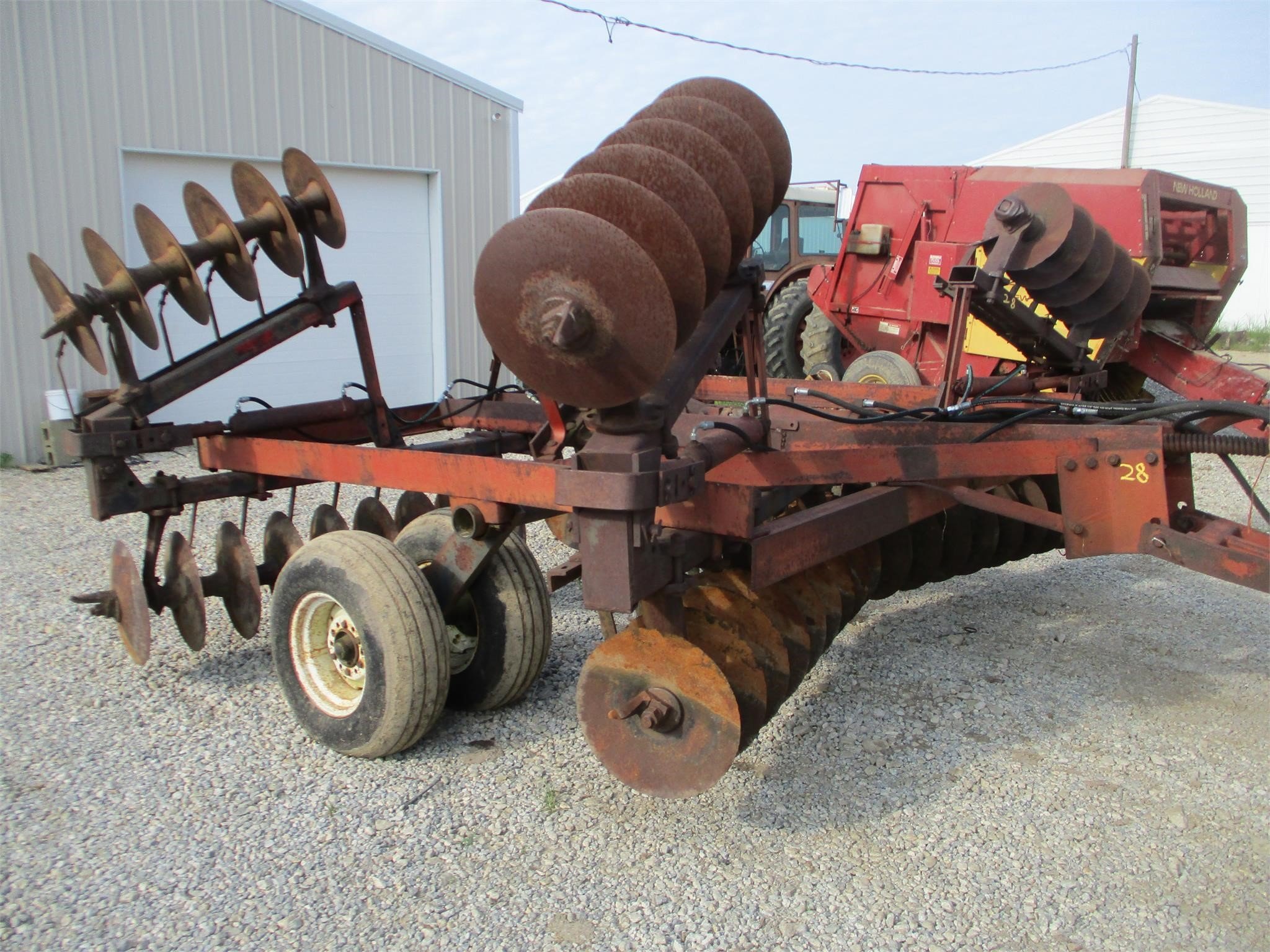 International 475 Disk - $2,950 | Machinery Pete