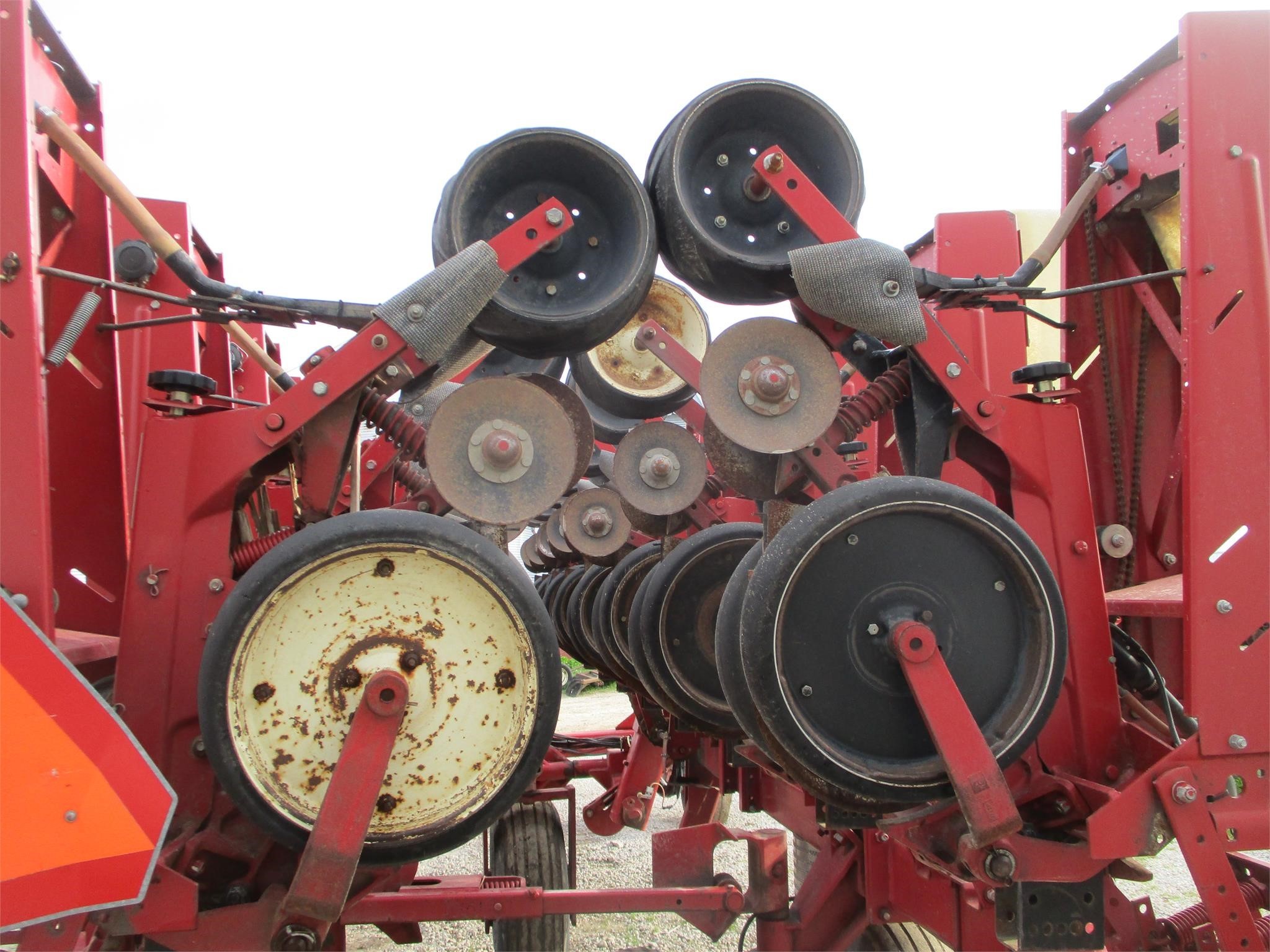 Case IH 900 Planter - $7,750 | Machinery Pete