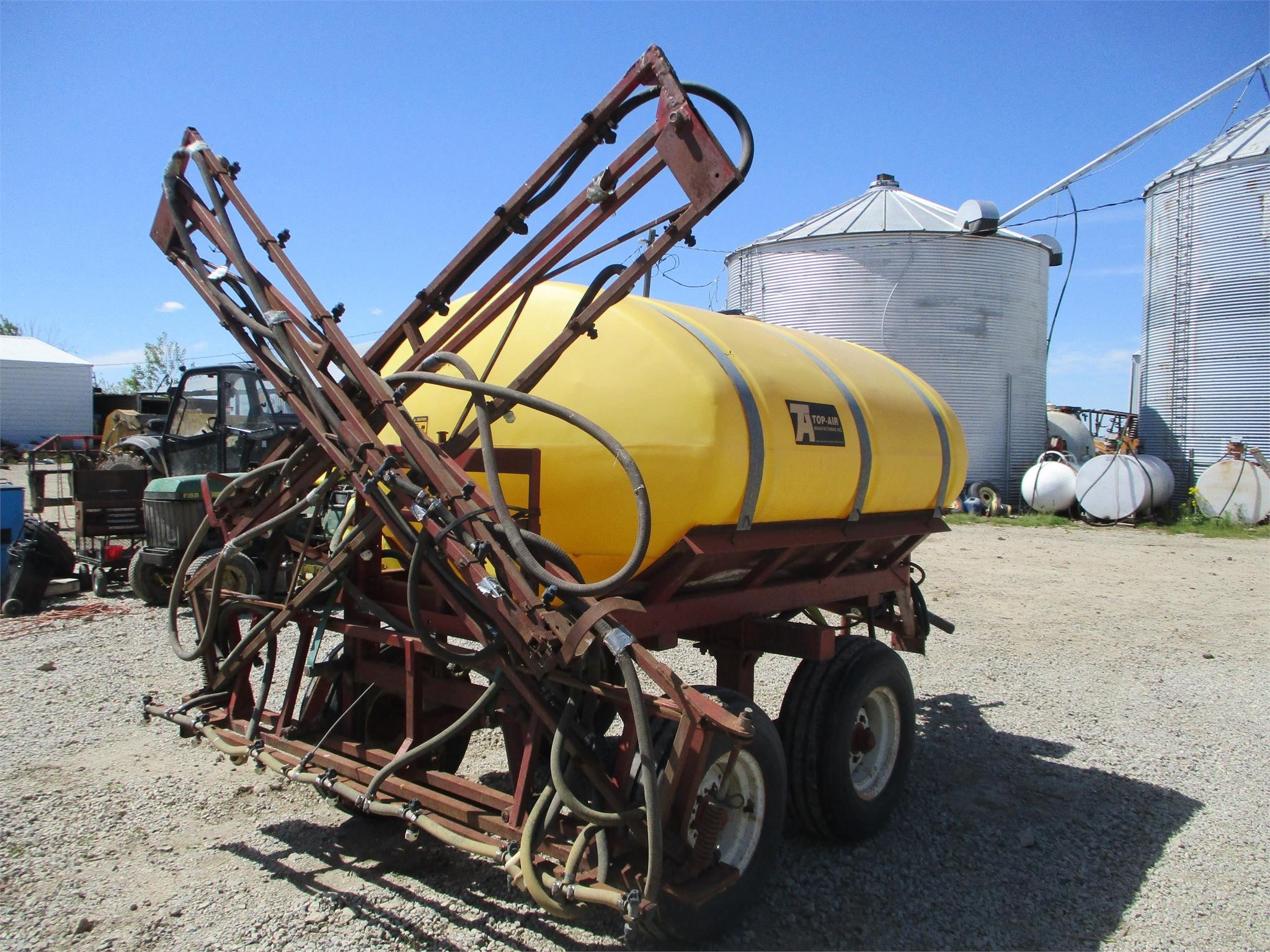 Top Air 700 Pull-Type Sprayer - $2,750 | Machinery Pete