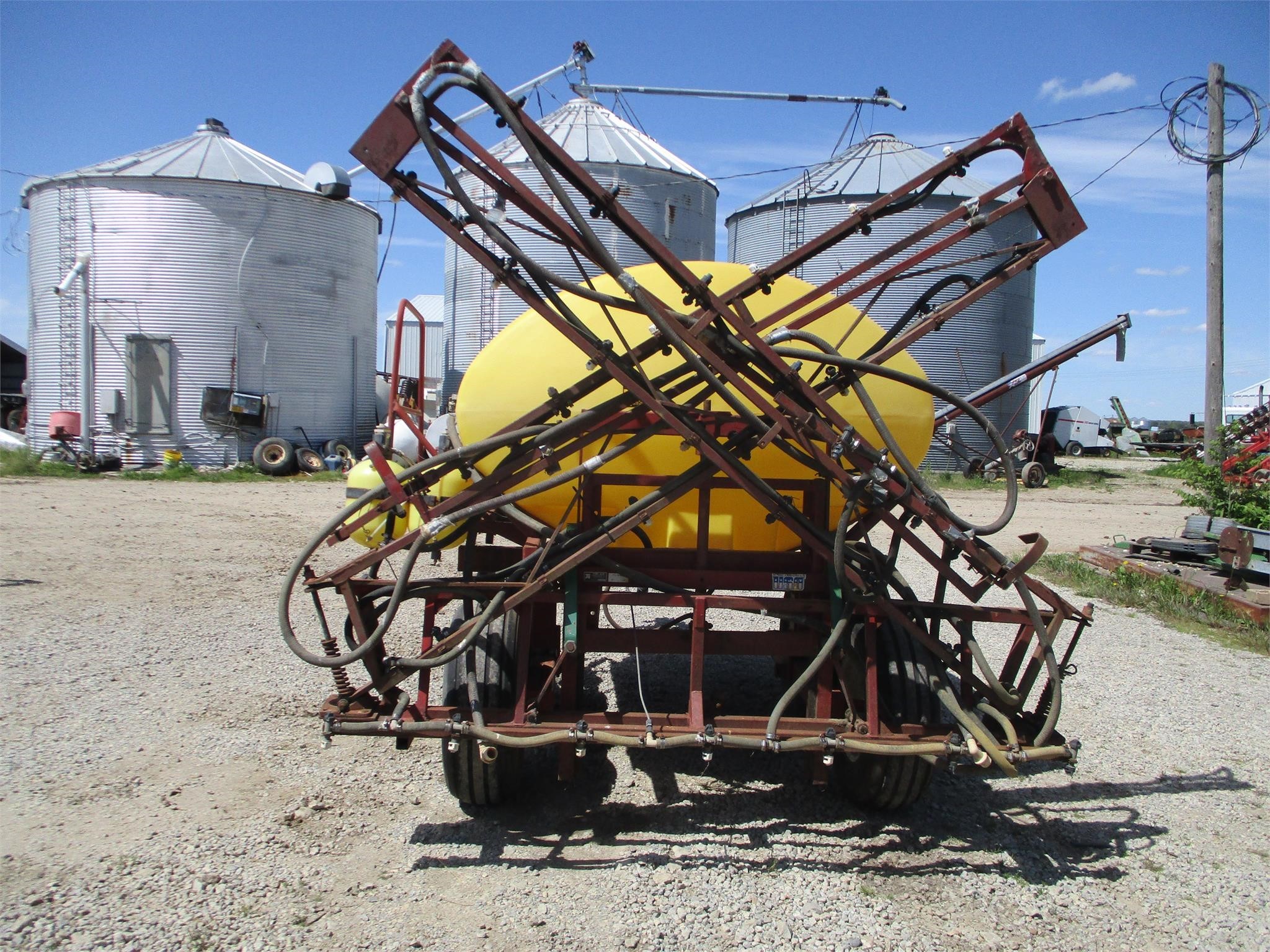 Top Air 700 Pull-Type Sprayer - $2,750 | Machinery Pete