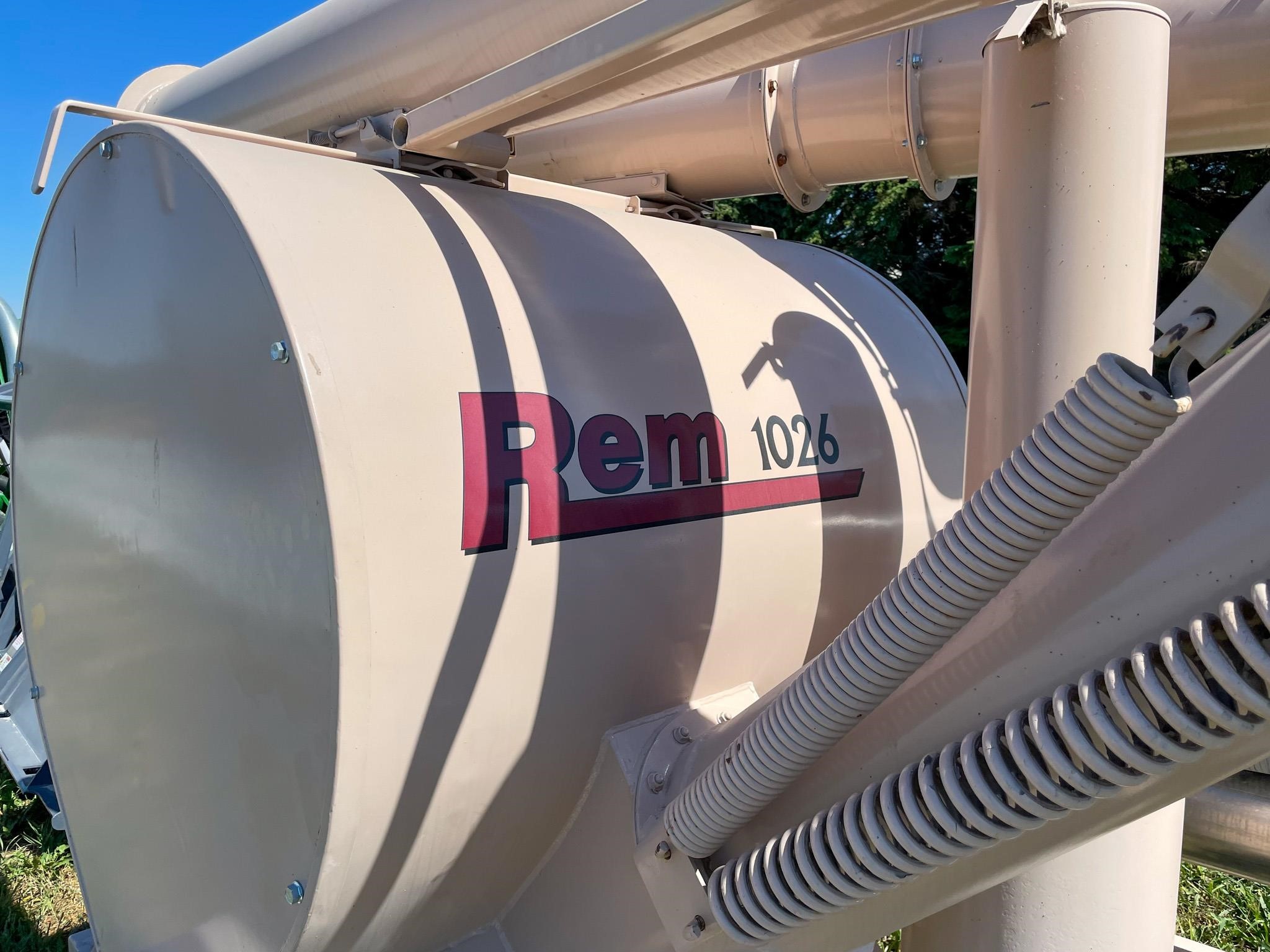 2000 Rem 1026B Grain Vac - $15,995 | Machinery Pete