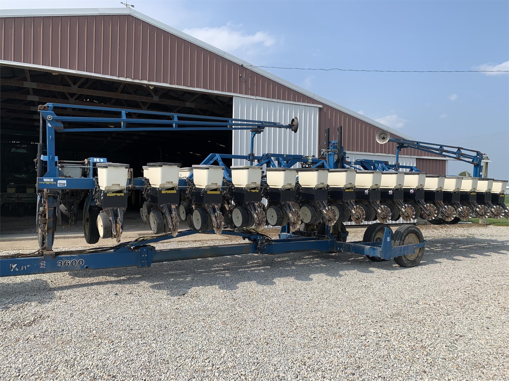 2004 Kinze 3600 Planter 37 500 Machinery Pete