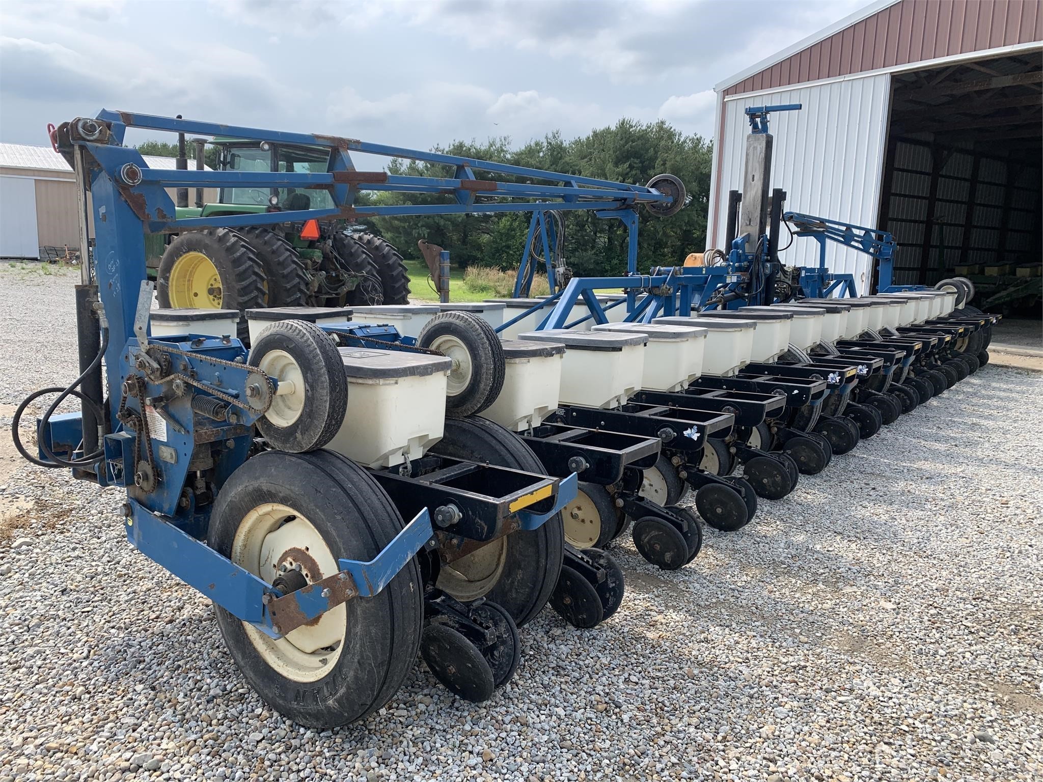2004-kinze-3600-planter-37-500-machinery-pete