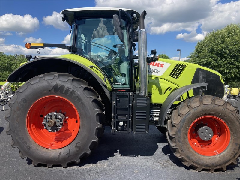 Used Claas Tractors for Sale - 73 Listings | Machinery Pete