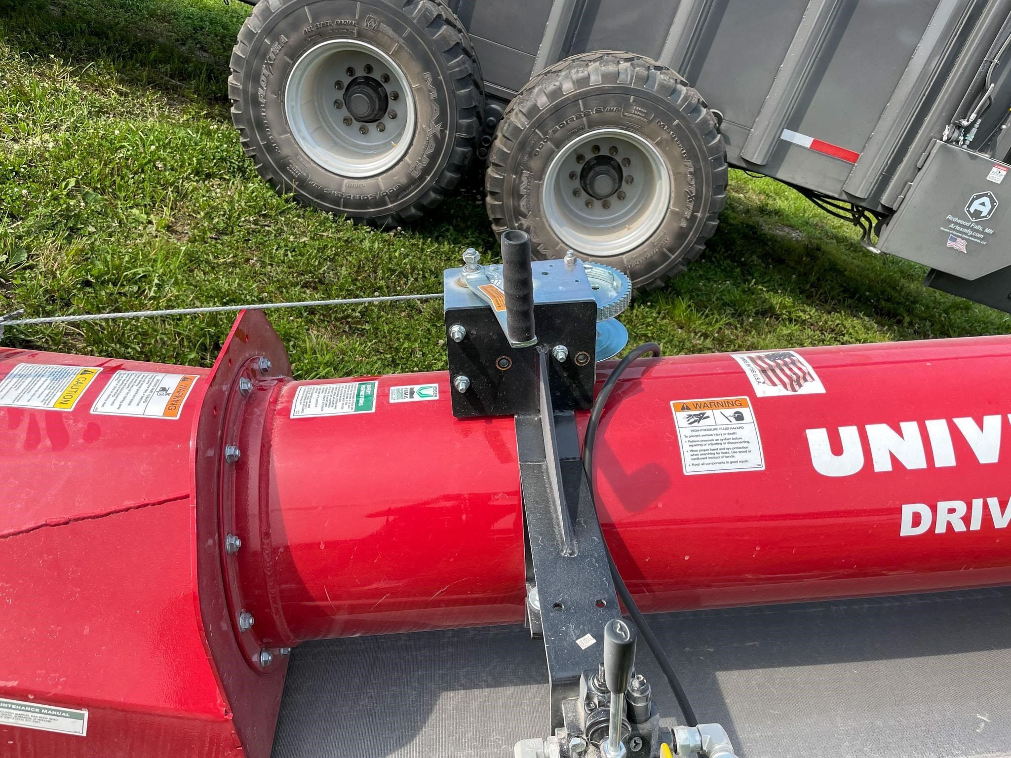 2025 Universal 2200 DRIVE OVER Augers and Conveyor - $28,371 ...