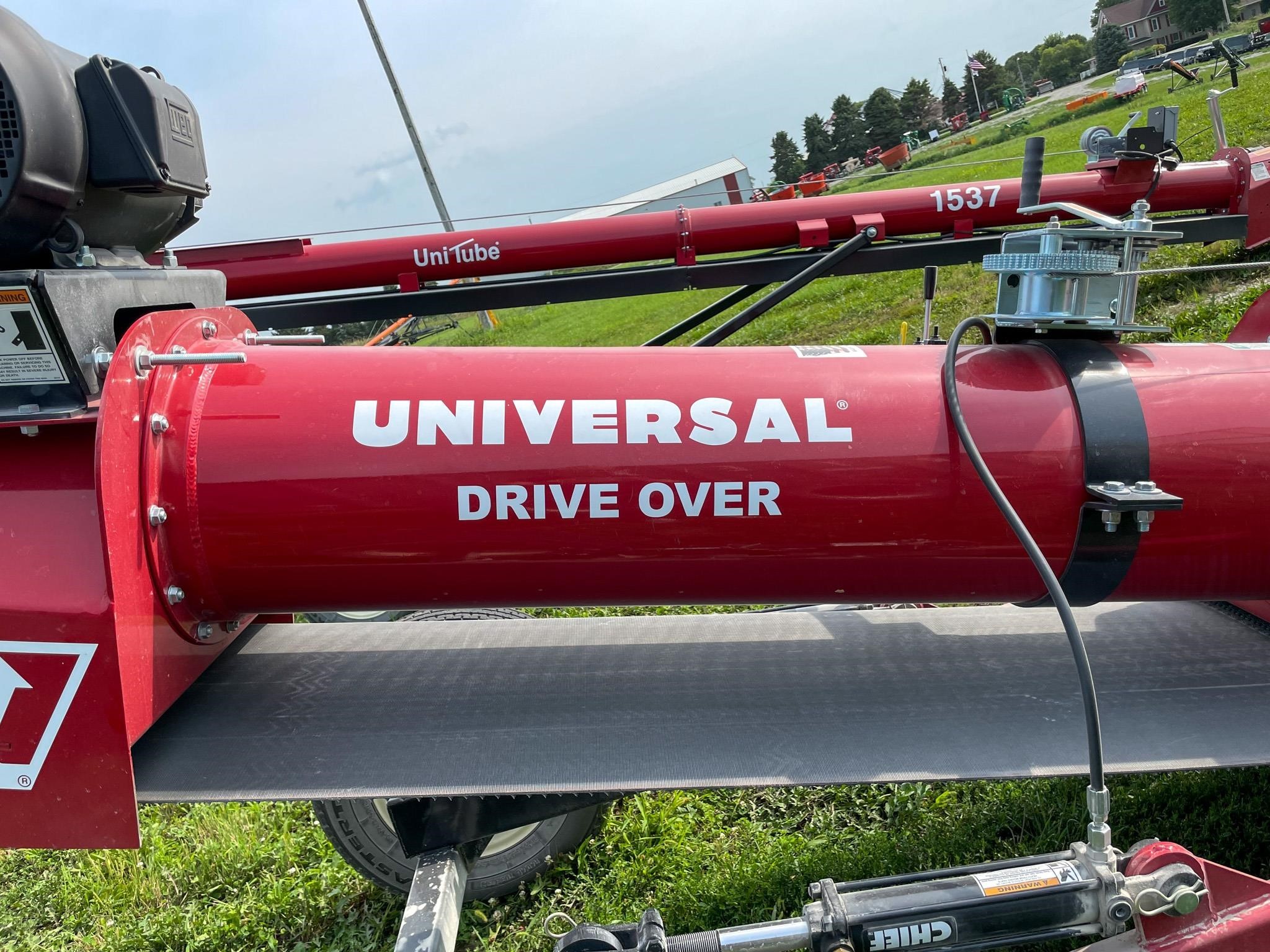 2025 Universal 2200 DRIVE OVER Augers and Conveyor - $28,371 ...
