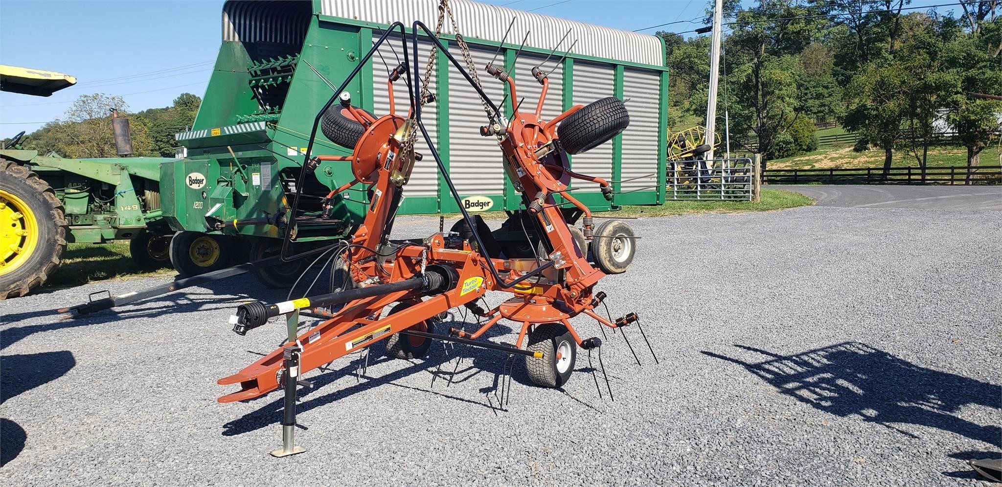 2025 Pequea HT4102 Rake - $9,900 | Machinery Pete