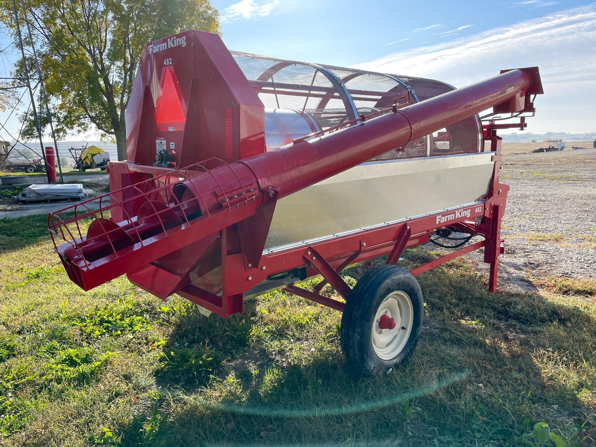 2025 Farm King Y482 Grain Cleaner - $19,154 | Machinery Pete