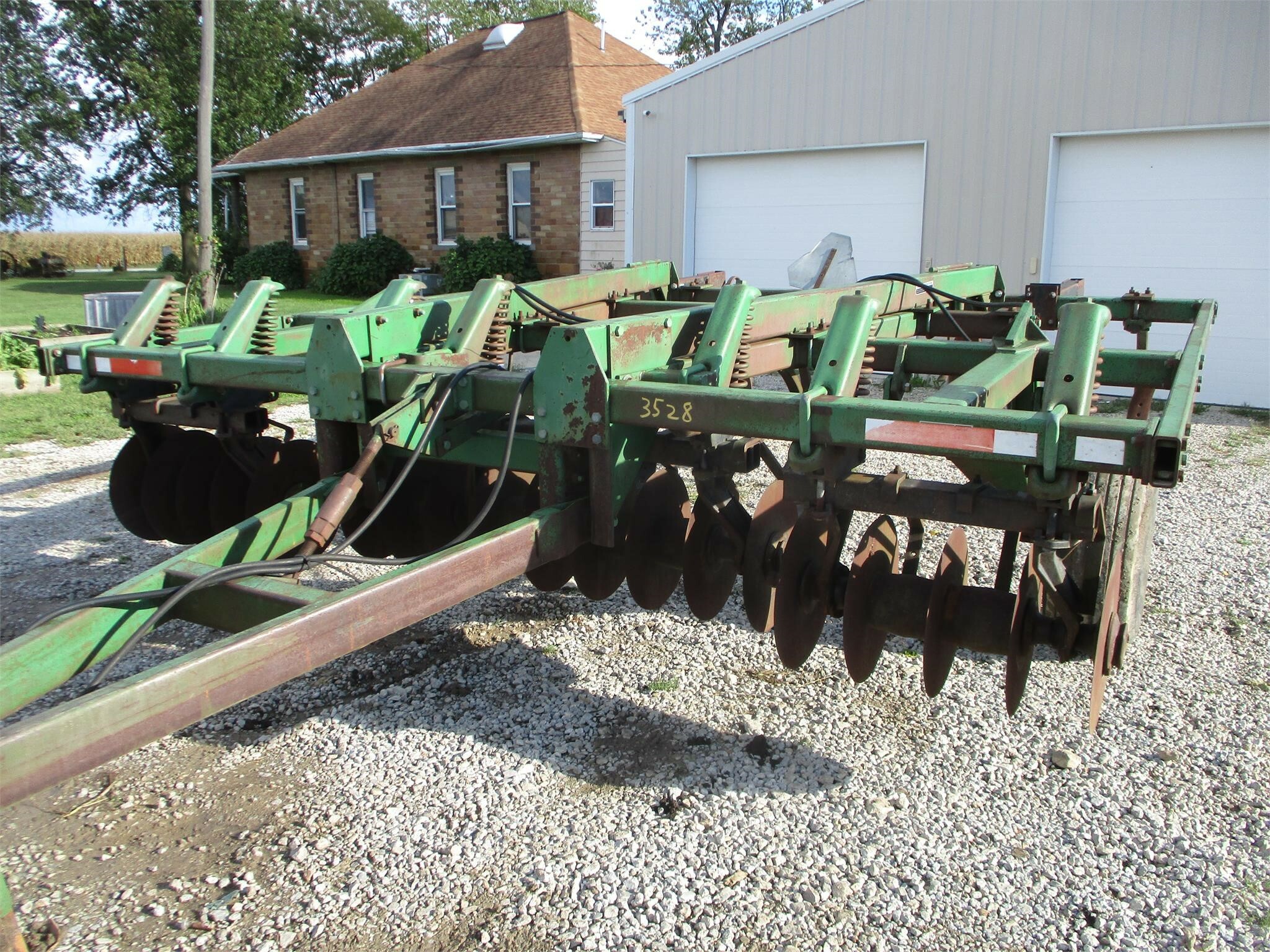 John Deere 712 Chisel Plow - $4,250 | Machinery Pete