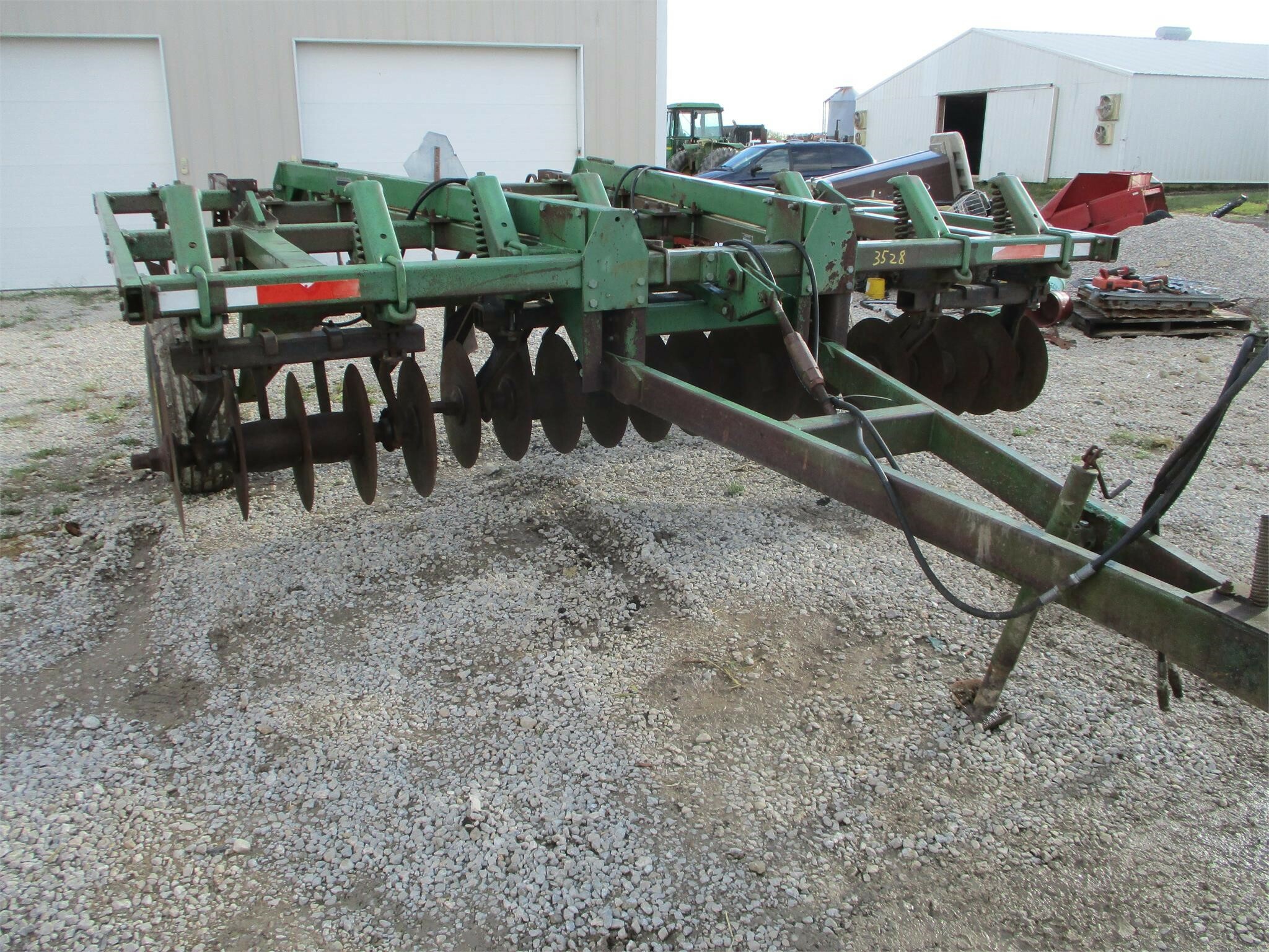 John Deere 712 Chisel Plow - $4,250 | Machinery Pete
