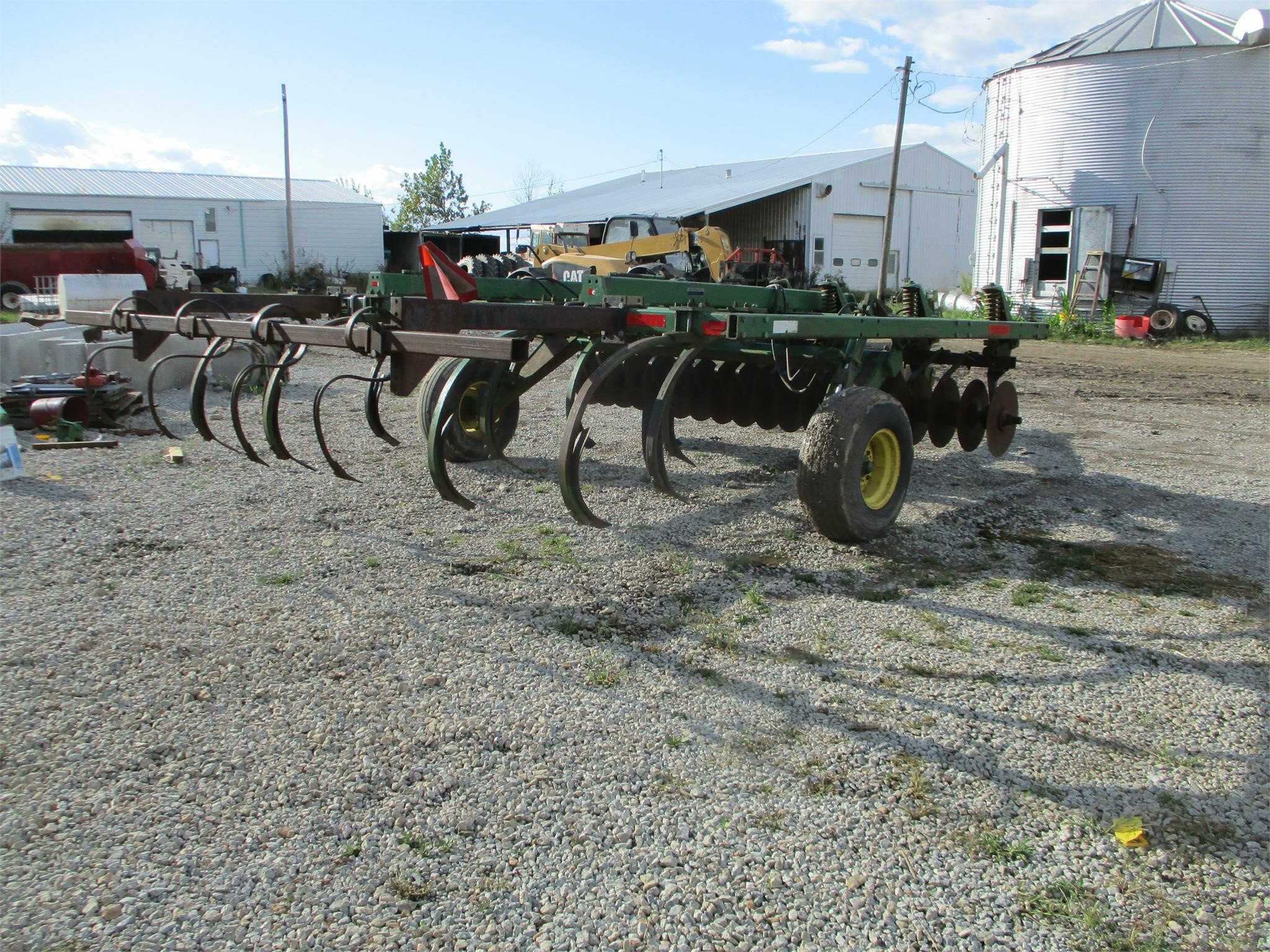 John Deere 712 Chisel Plow - $4,250 | Machinery Pete