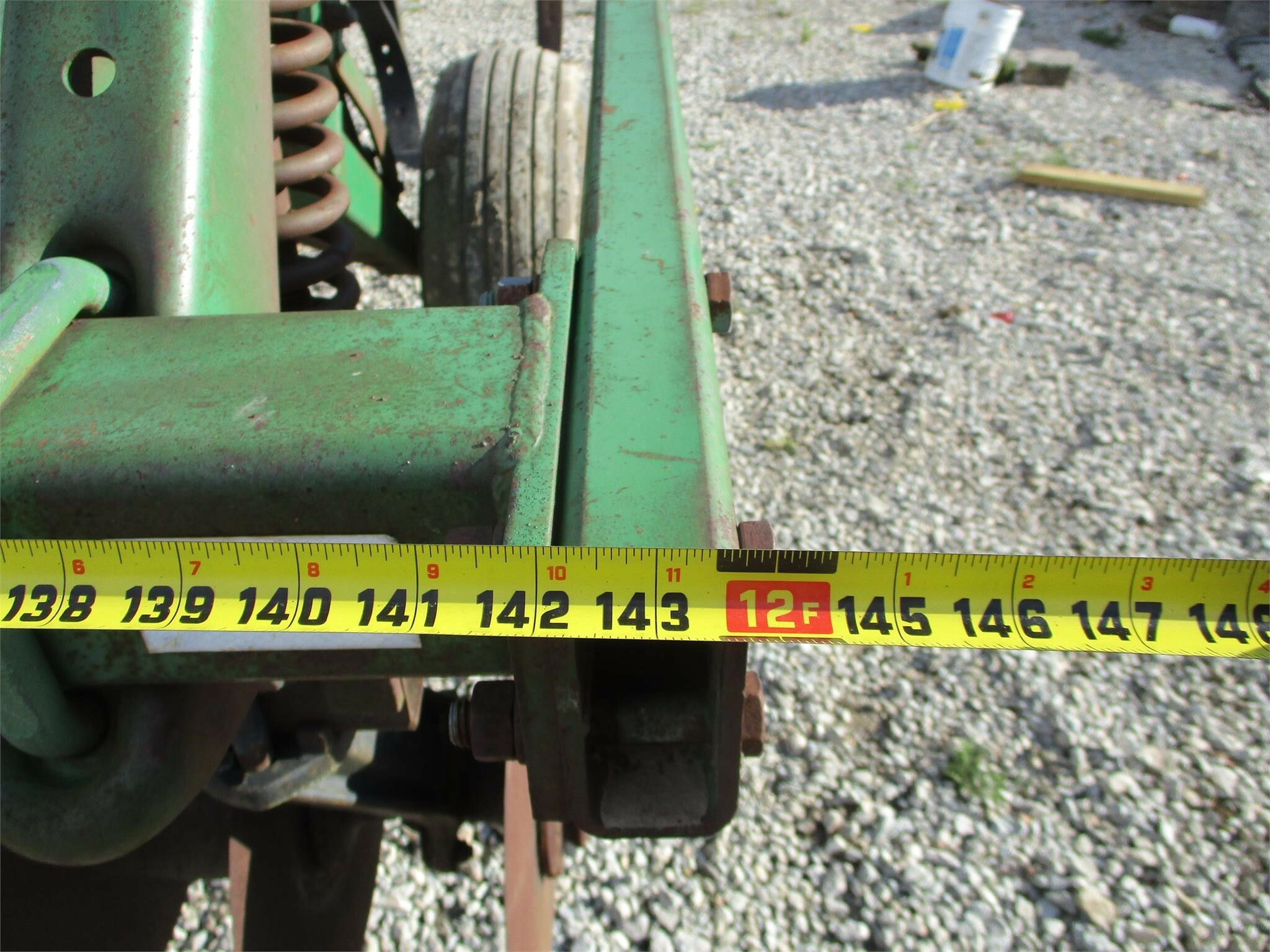 John Deere 712 Chisel Plow - $4,250 | Machinery Pete