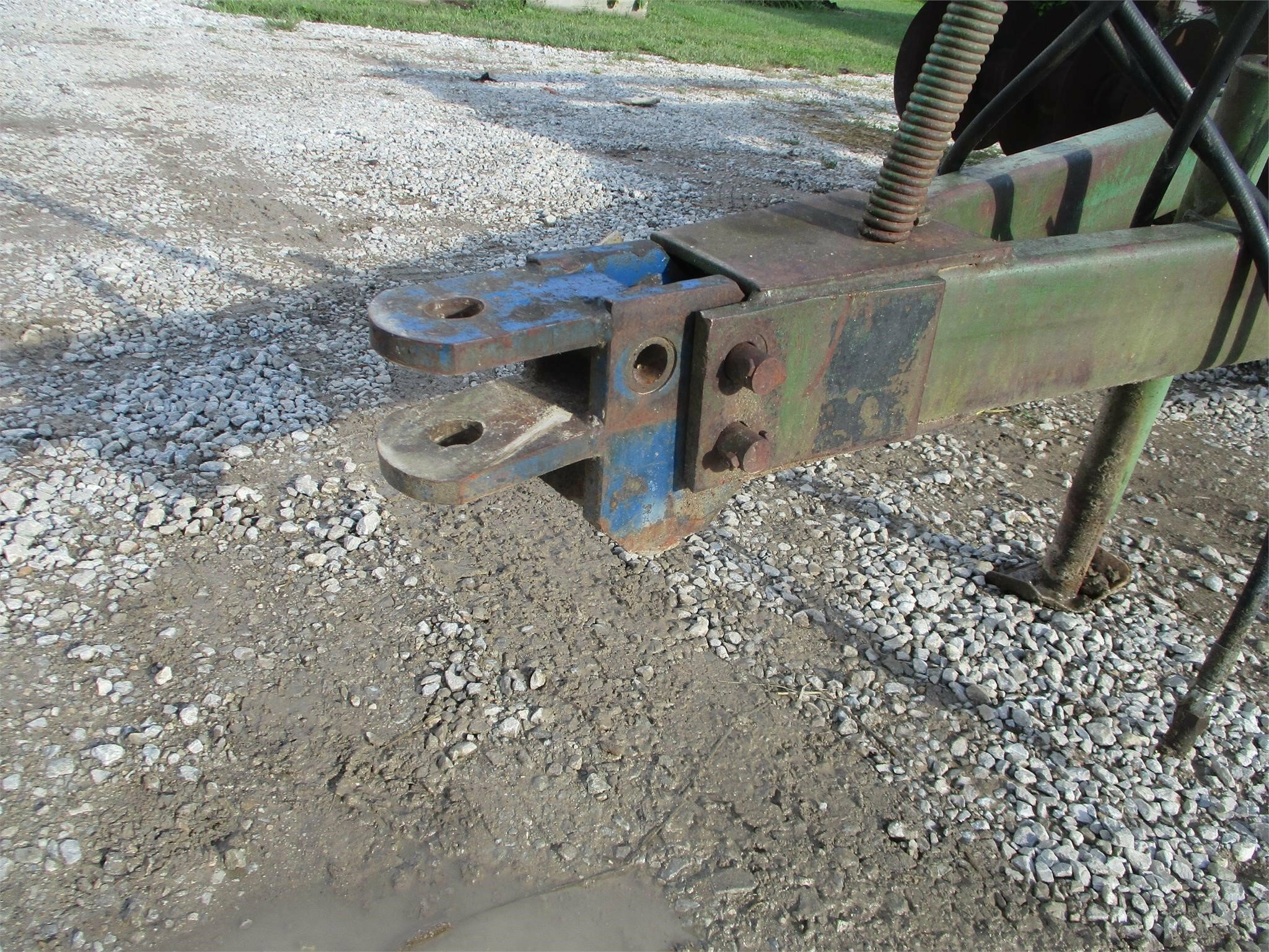 John Deere 712 Chisel Plow - $4,250 | Machinery Pete
