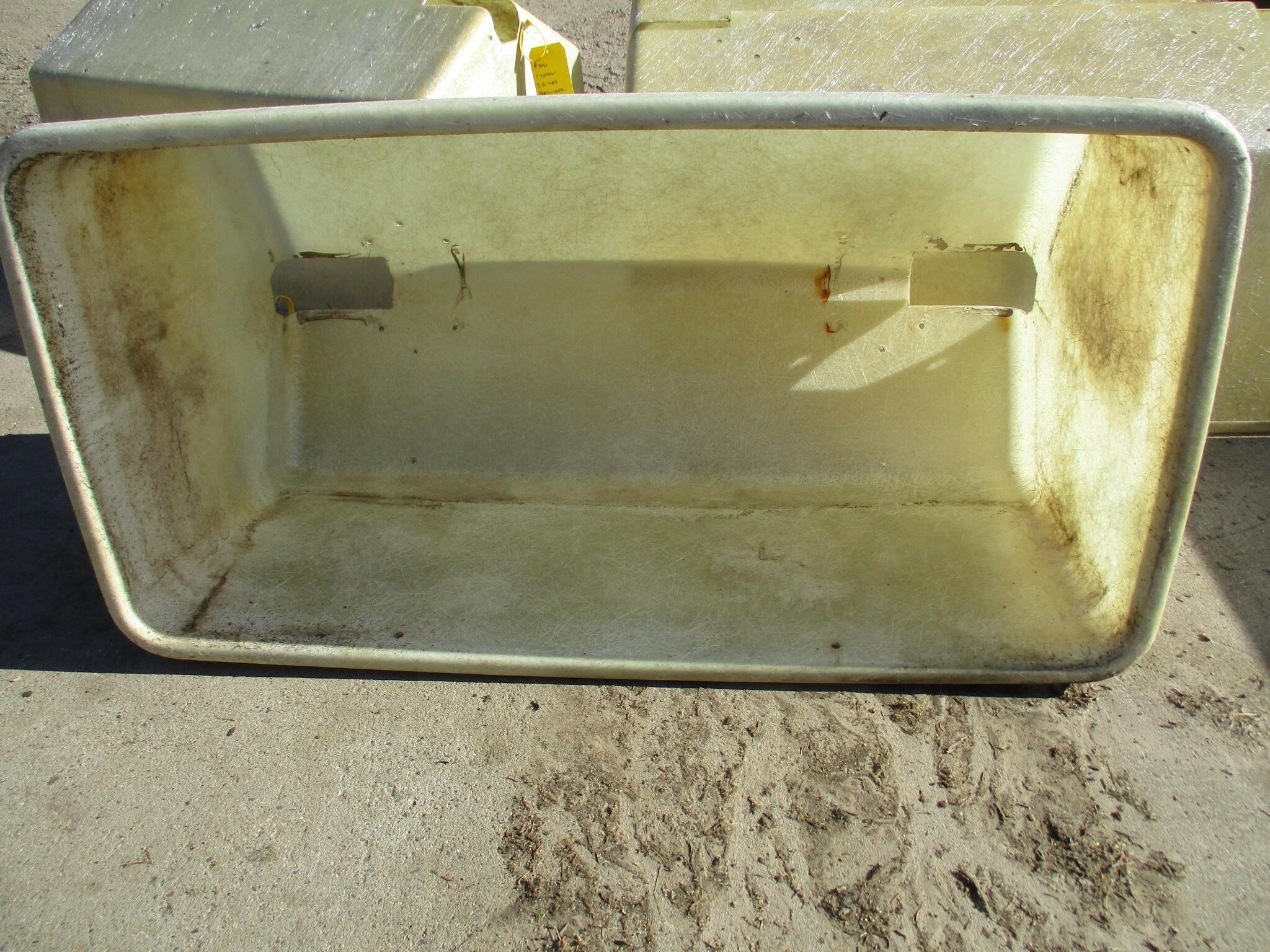 Case IH DRY FERTILIZER TANKS Planter and Drill Attachment - $100 ...