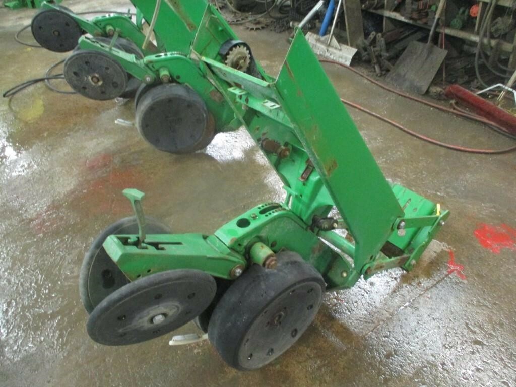 John Deere PLANTER ROW UNITS Planter and Drill Attachment - $500 ...