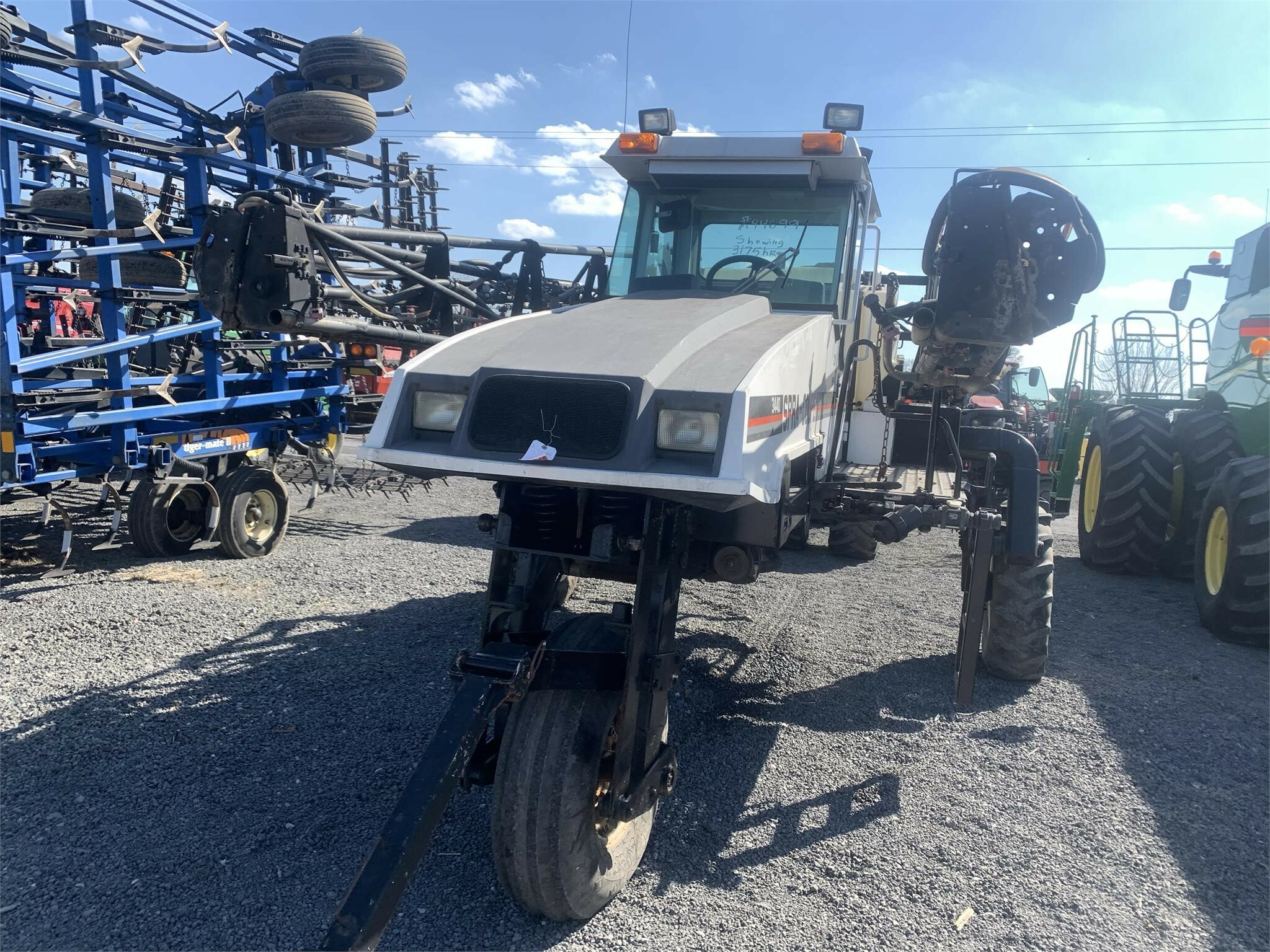Spra-Coupe 3440 Self-Propelled Sprayer - $22,000 | Machinery Pete