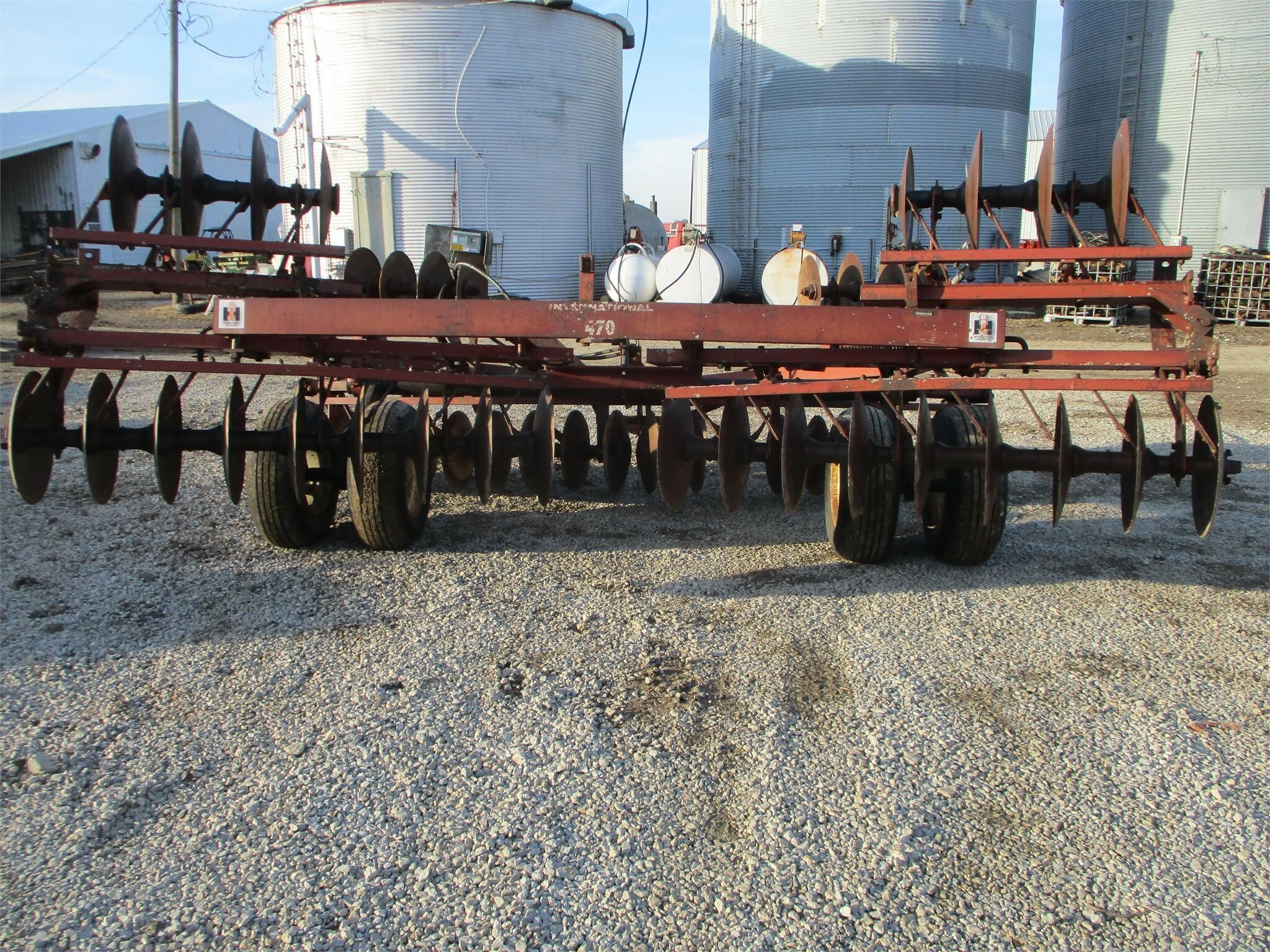 International 470 Disk - $2,750 | Machinery Pete