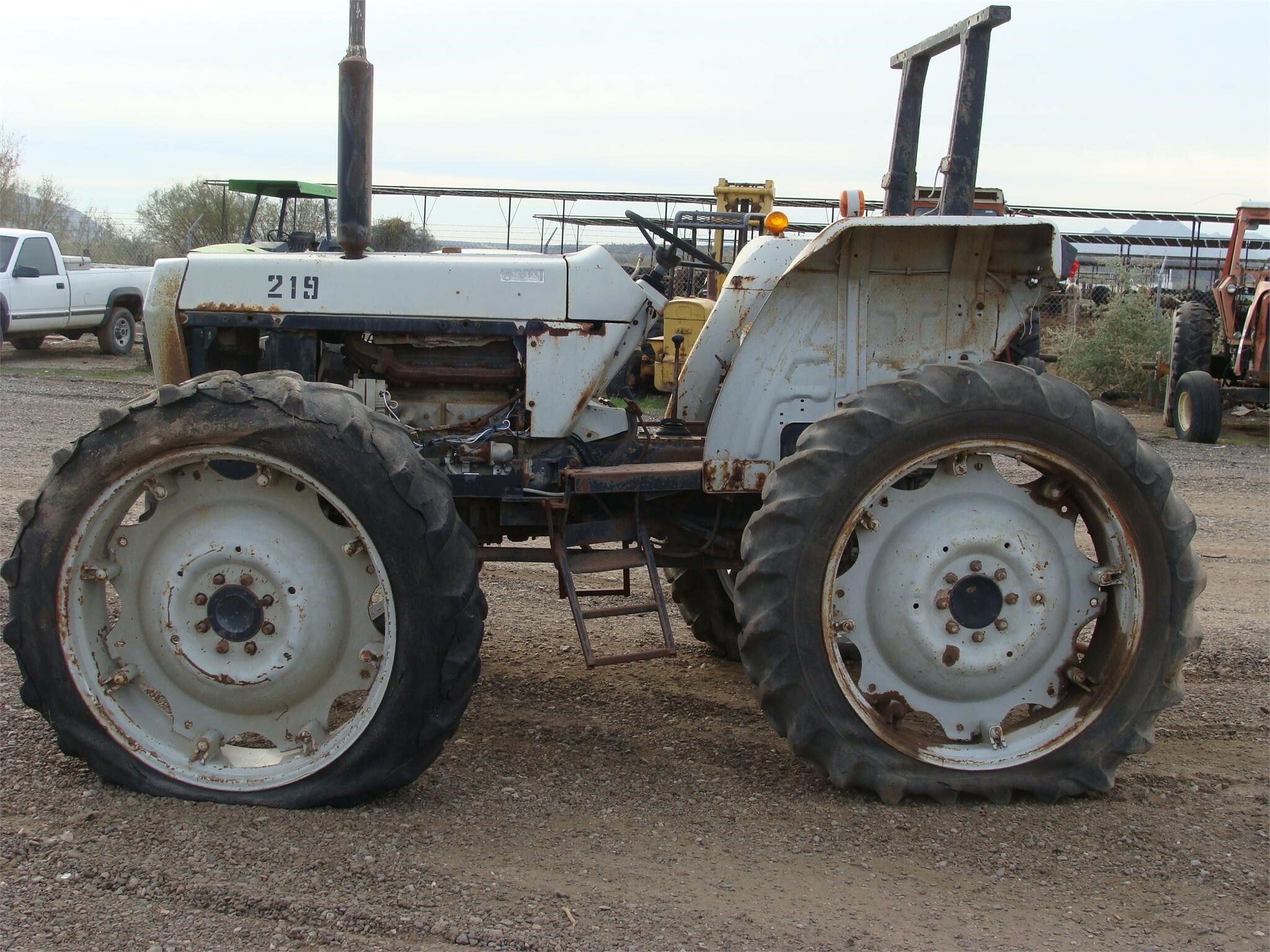 White Field Boss 2-62 Tractor - $Call | Machinery Pete