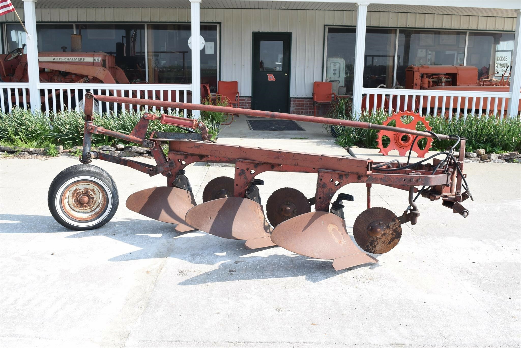 International 3 Plow - $1,200 | Machinery Pete