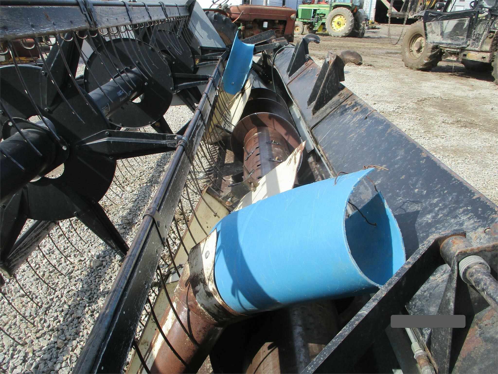 Gleaner F13 Platform - $3,500 | Machinery Pete