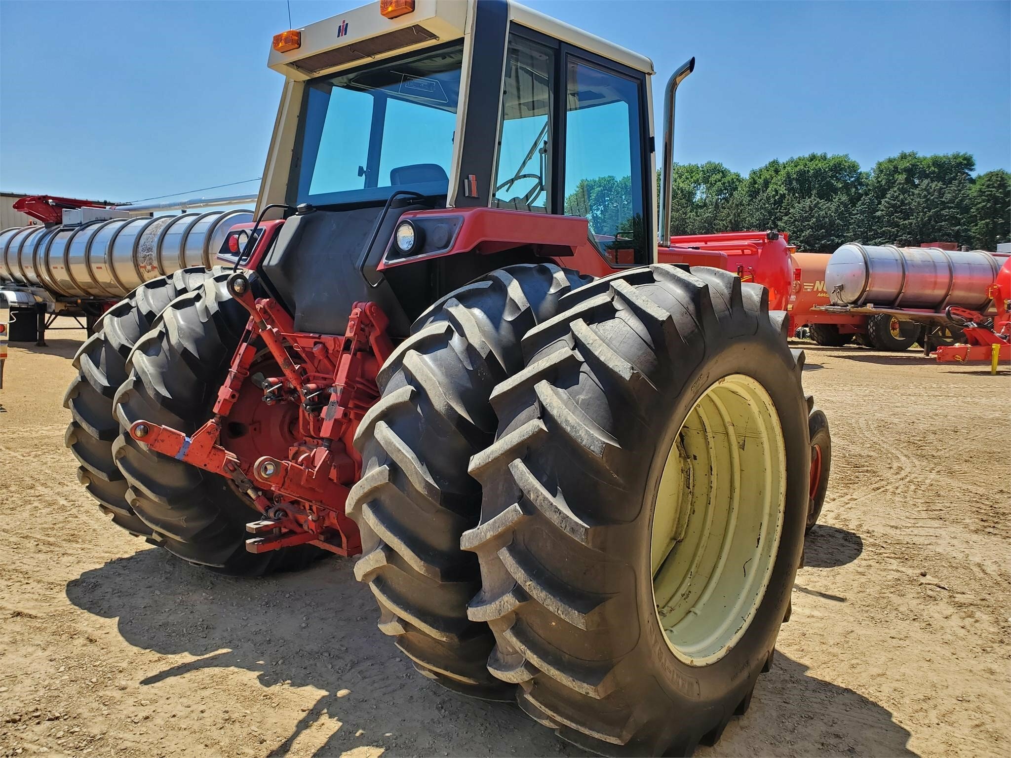 International Harvester 1086 Tractor - $60,000 | Machinery Pete