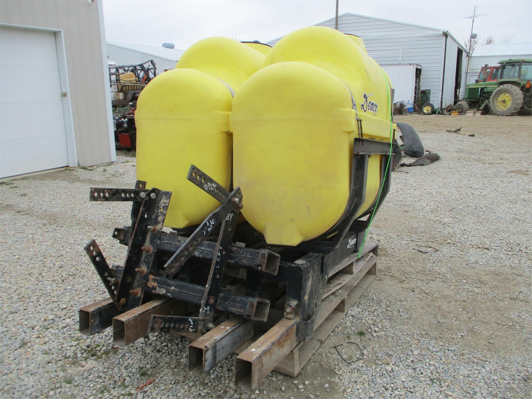 Demco 250 Tank - $3,500 | Machinery Pete