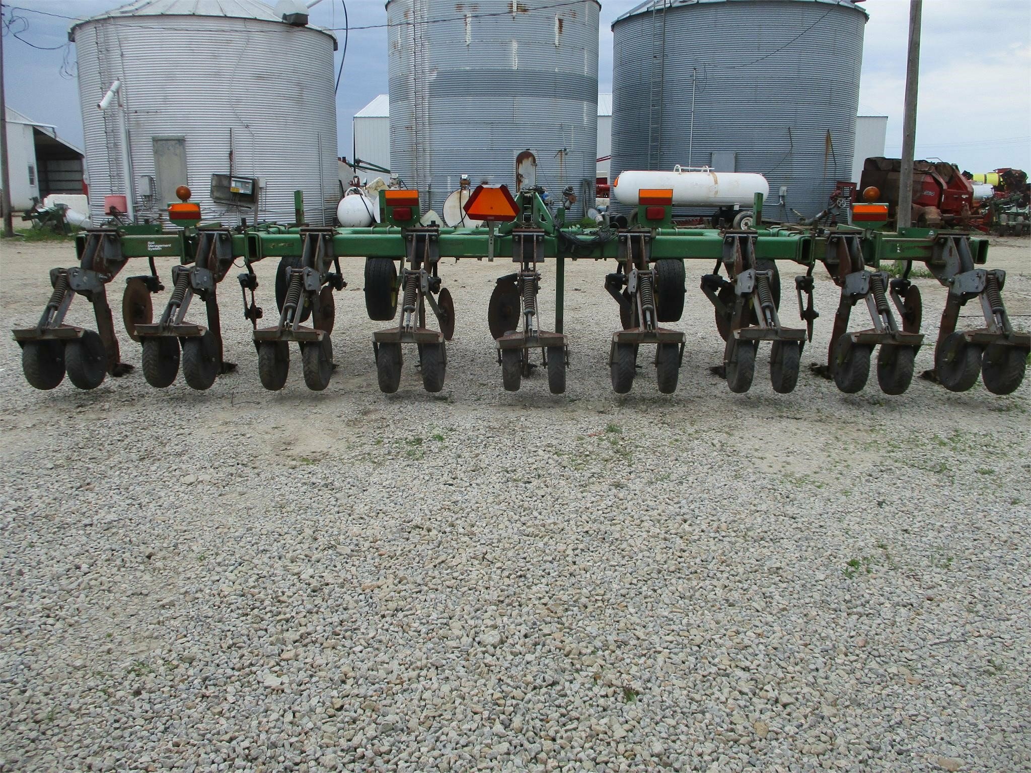 John Deere 2100 In-Line Ripper - $Call | Machinery Pete