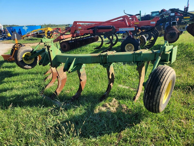 Used V Rippers for Sale | Machinery Pete