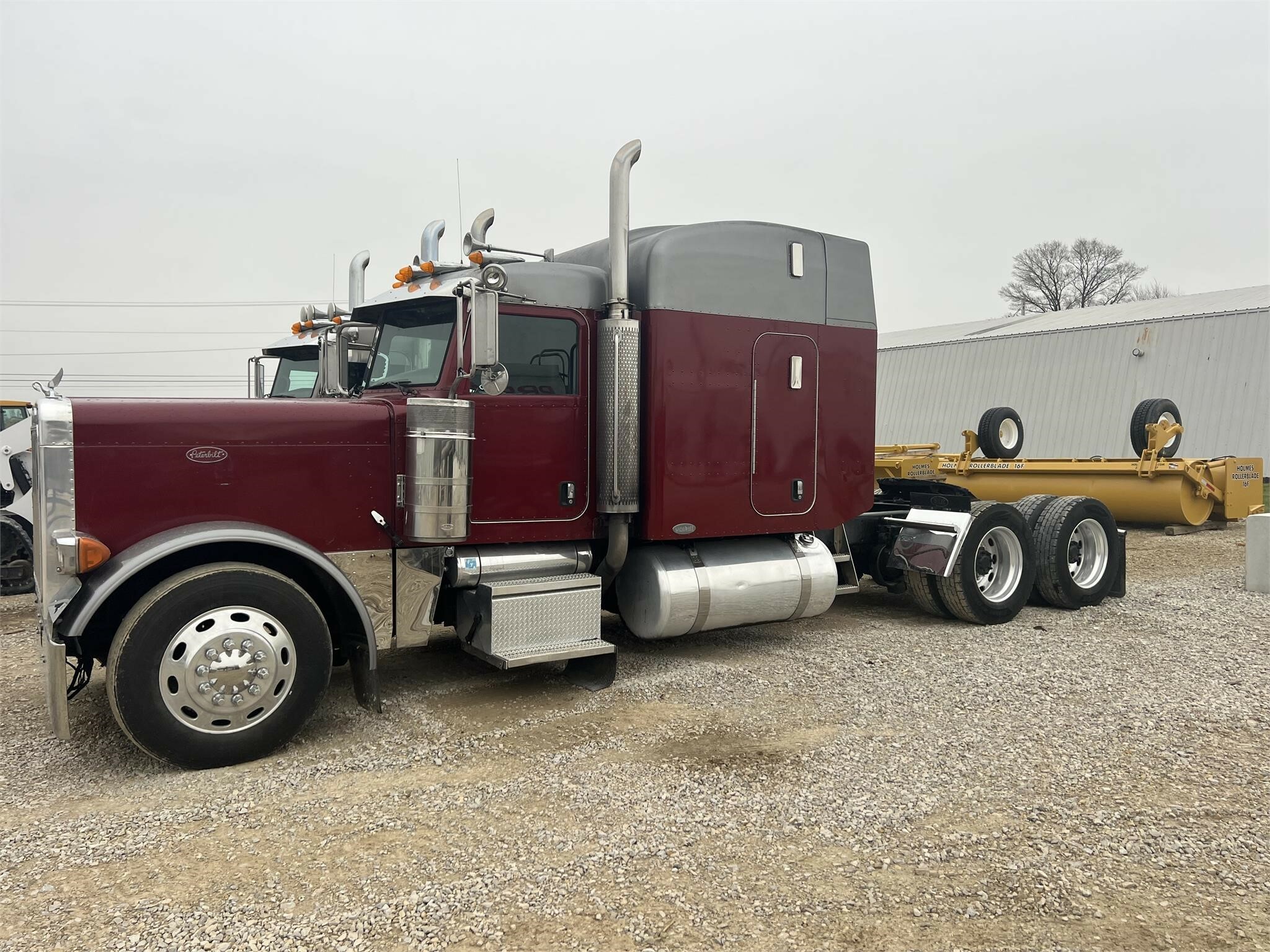 Peterbilt Trucks 379