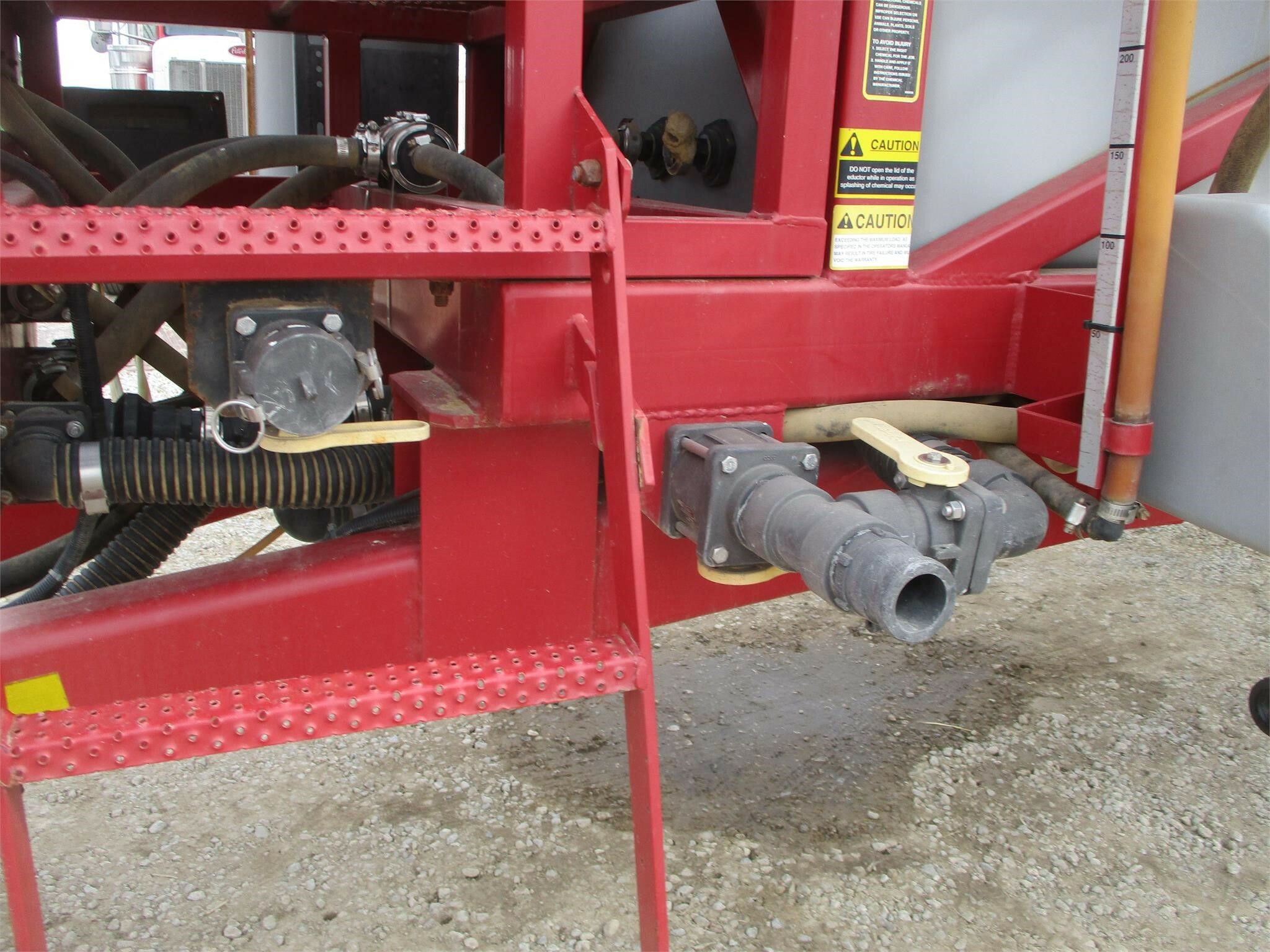 Redball 670 Pull-Type Sprayer - $13,000 | Machinery Pete