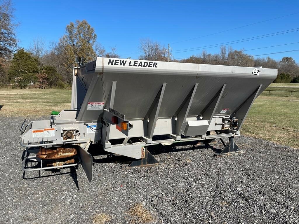 2016 New Leader NL200G4 Self-Propelled Fertilizer Spreader - $19,000 ...
