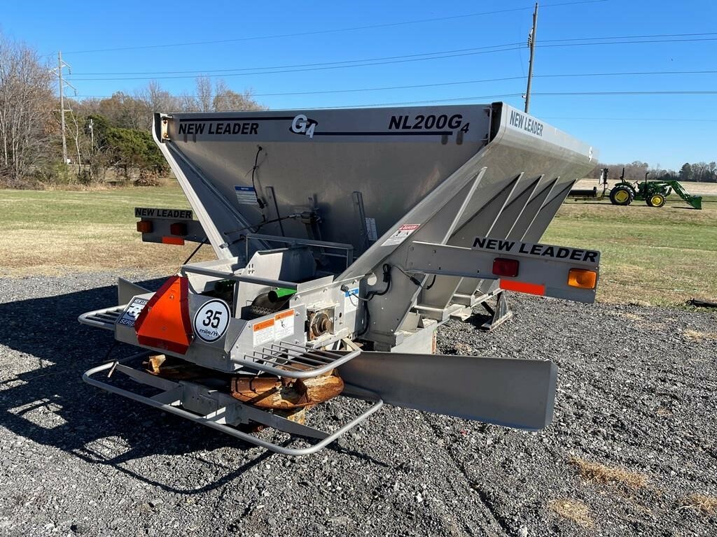 2016 New Leader NL200G4 Self-Propelled Fertilizer Spreader - $19,000 ...