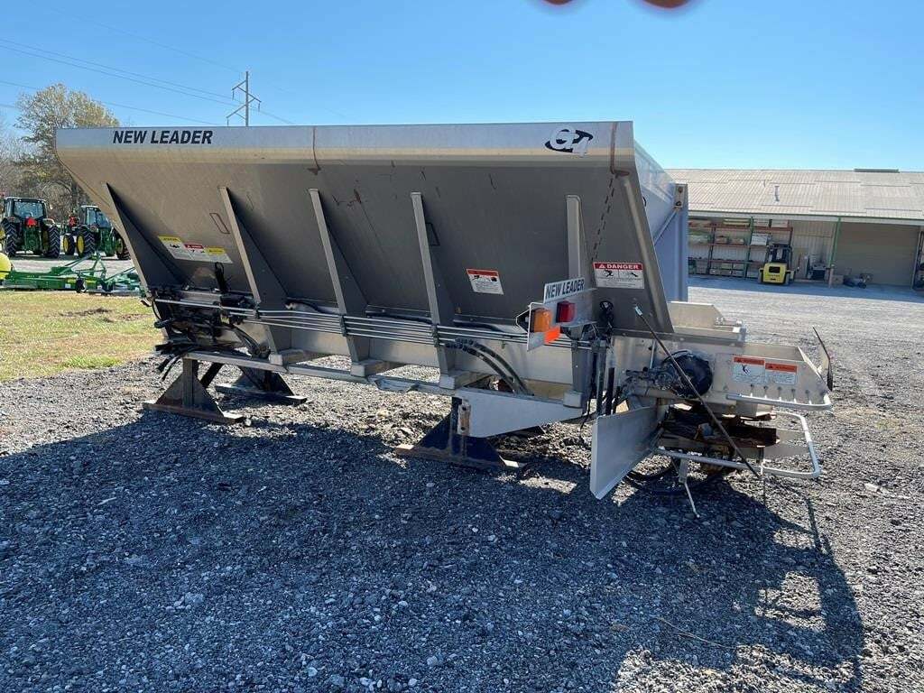 2016 New Leader NL200G4 Self-Propelled Fertilizer Spreader - $19,000 ...