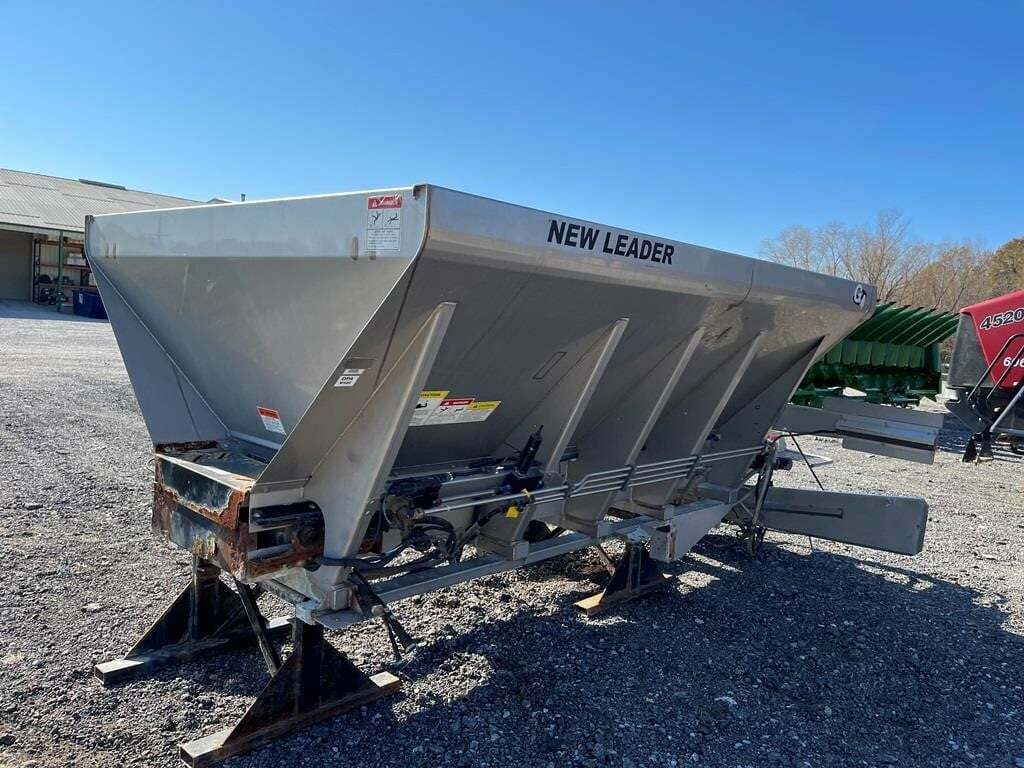 2016 New Leader NL200G4 Self-Propelled Fertilizer Spreader - $19,000 ...