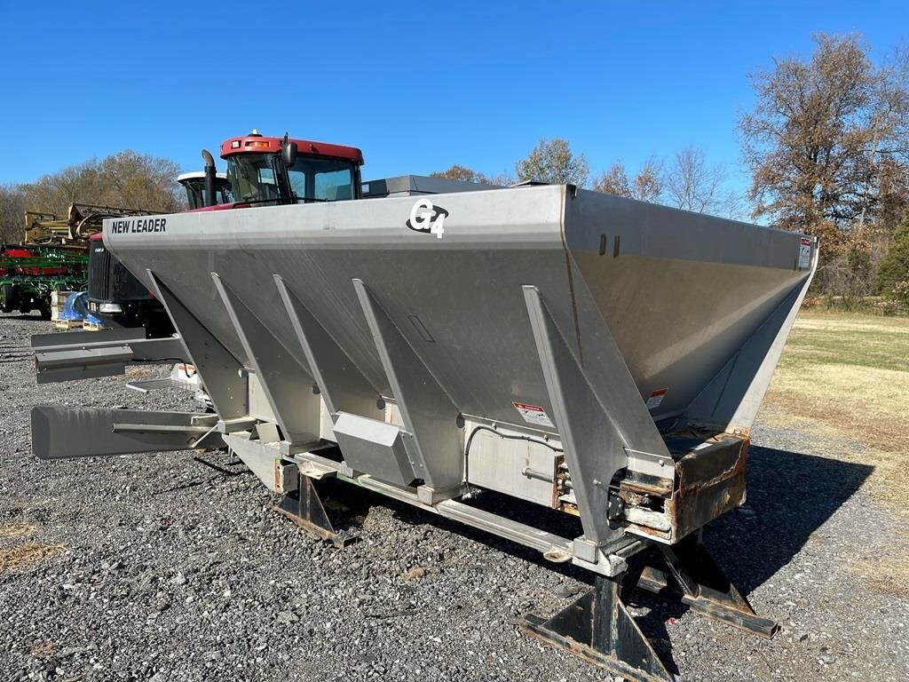 2016 New Leader NL200G4 Self-Propelled Fertilizer Spreader - $19,000 ...