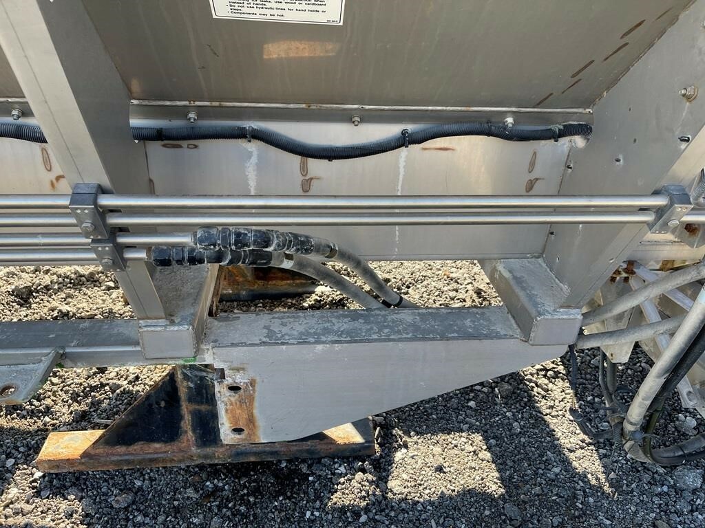 2016 New Leader NL200G4 Self-Propelled Fertilizer Spreader - $19,000 ...