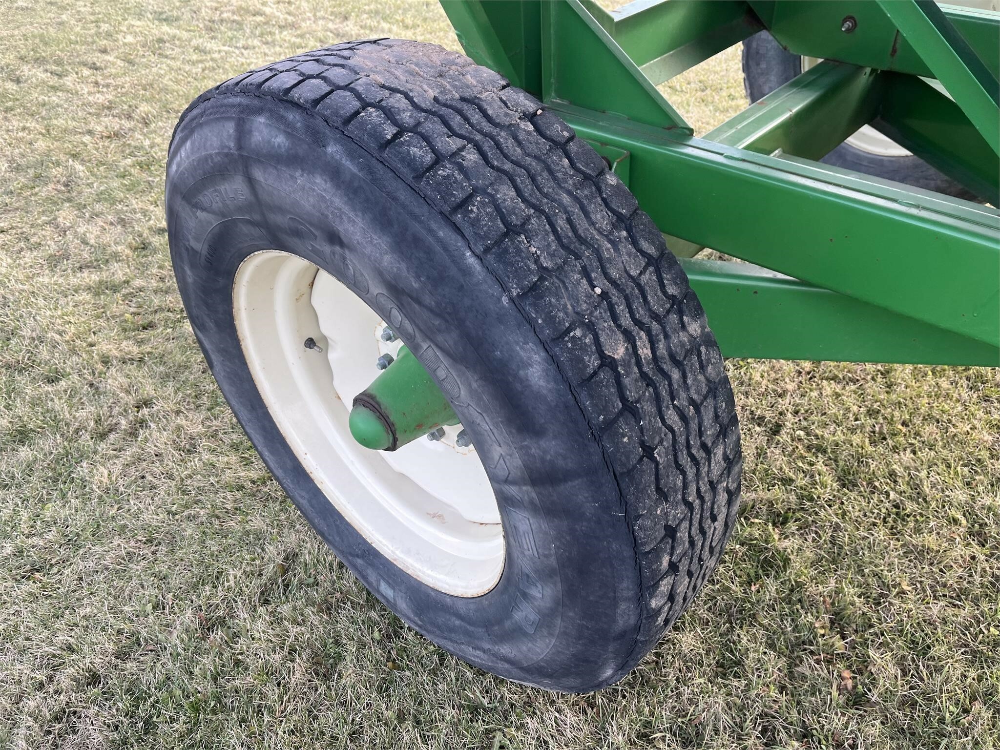 Unverferth 325 Gravity Wagon - $2,995 | Machinery Pete