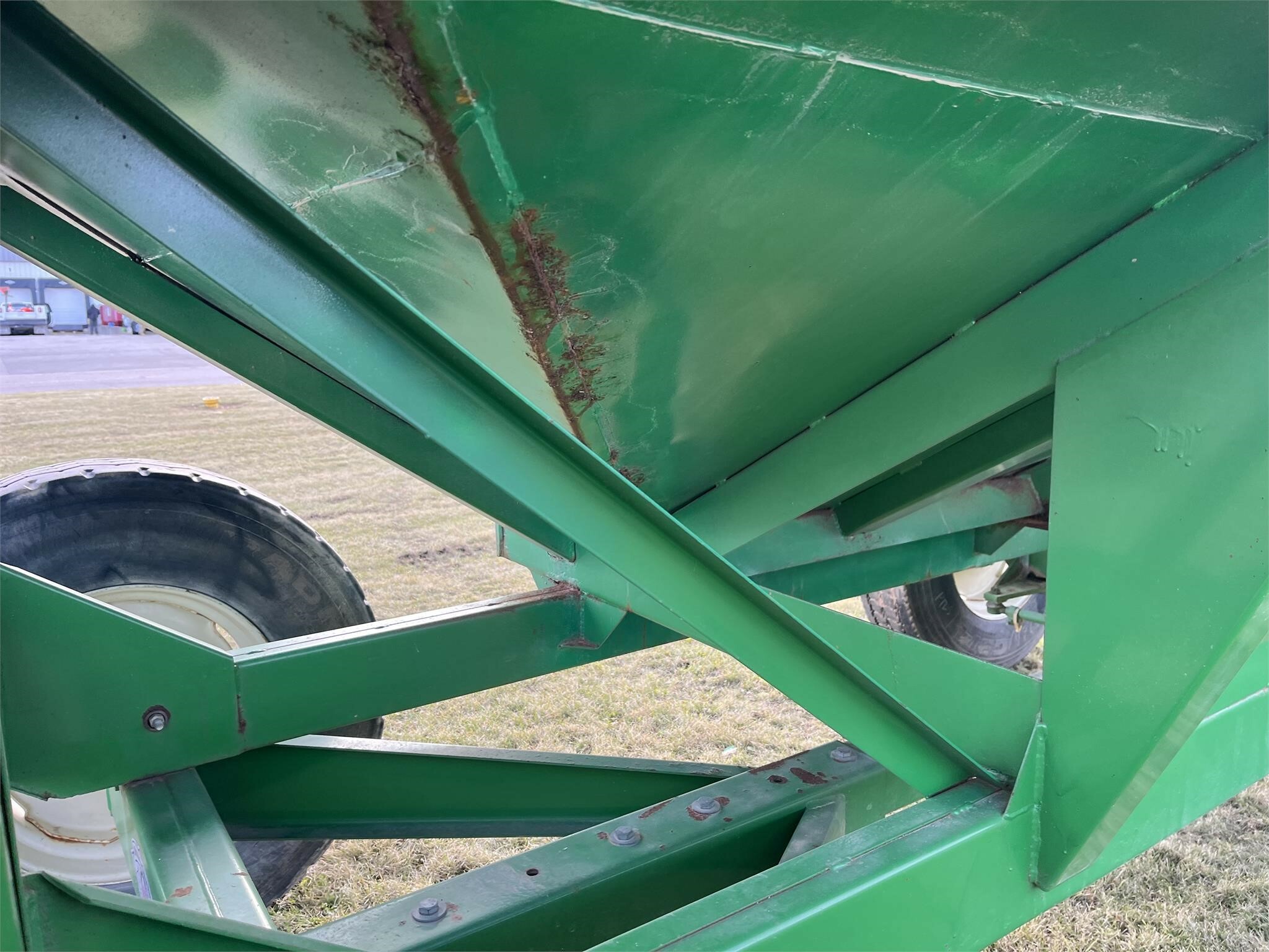 Unverferth 325 Gravity Wagon - $2,995 | Machinery Pete