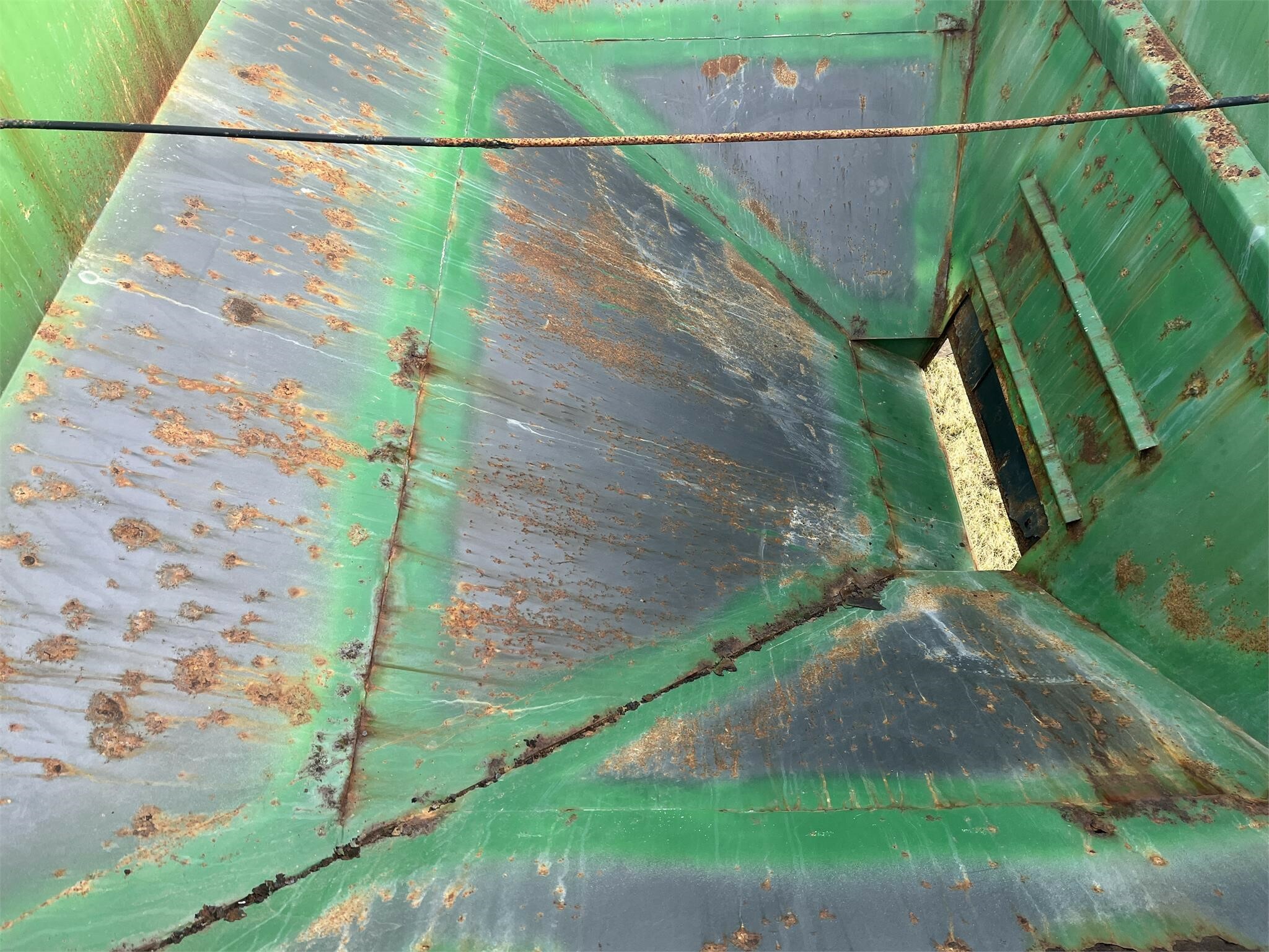 Unverferth 325 Gravity Wagon - $2,995 | Machinery Pete