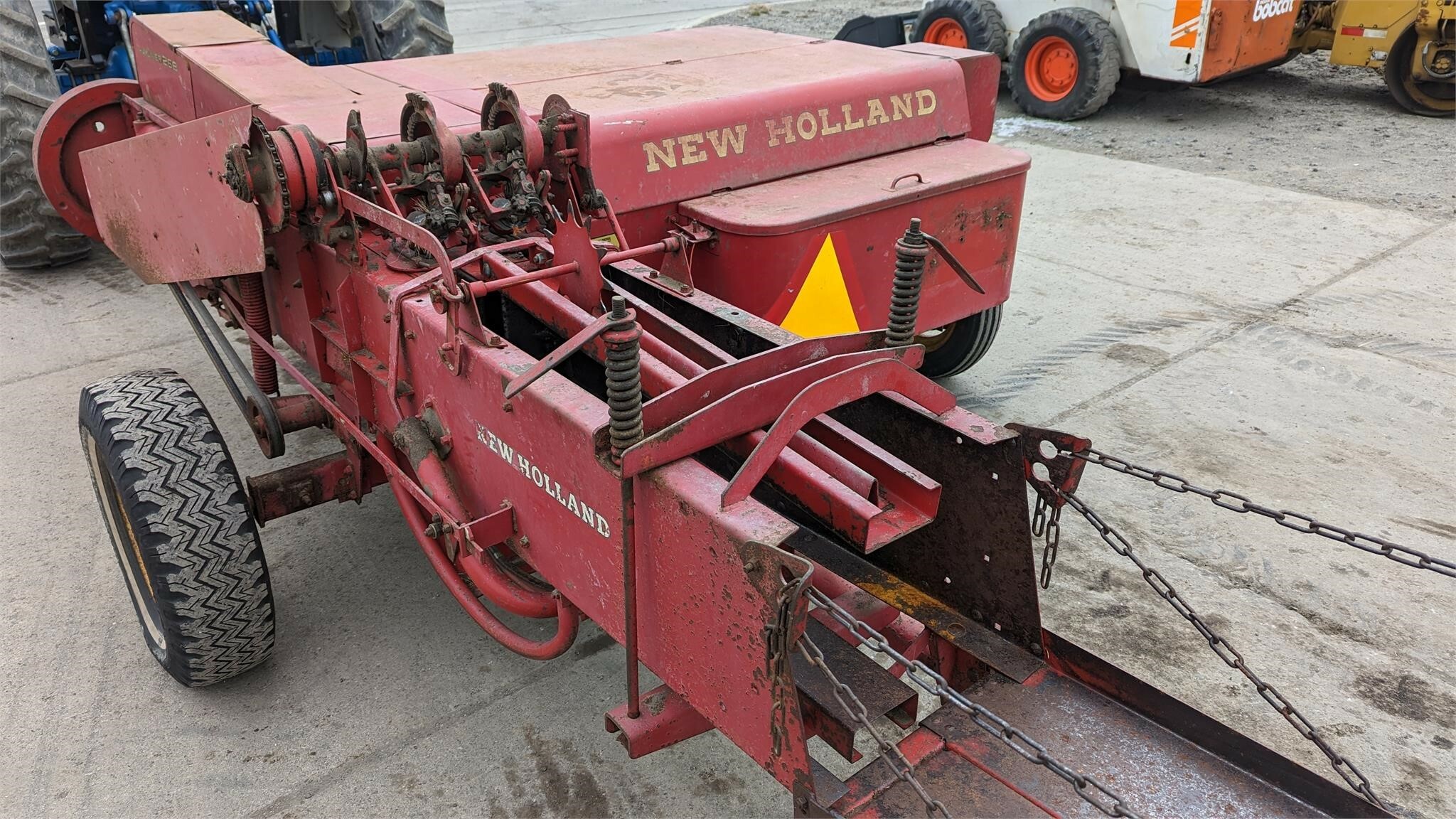 New Holland 268 Small Square Baler - $2,900 | Machinery Pete