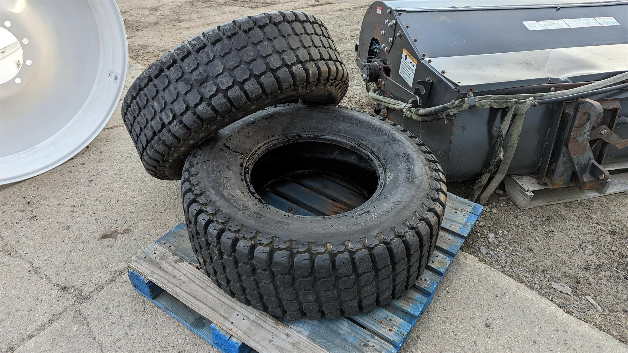 Galaxy 41x14.00-20NHS Wheels / Tires / Track - $500 | Machinery Pete