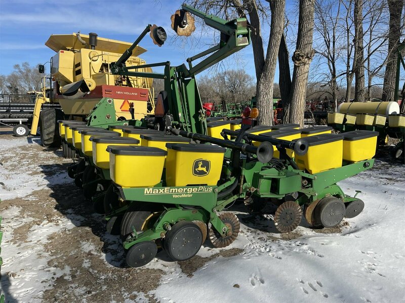 Used John Deere 1760 Planters for Sale - 79 Listings | Machinery Pete