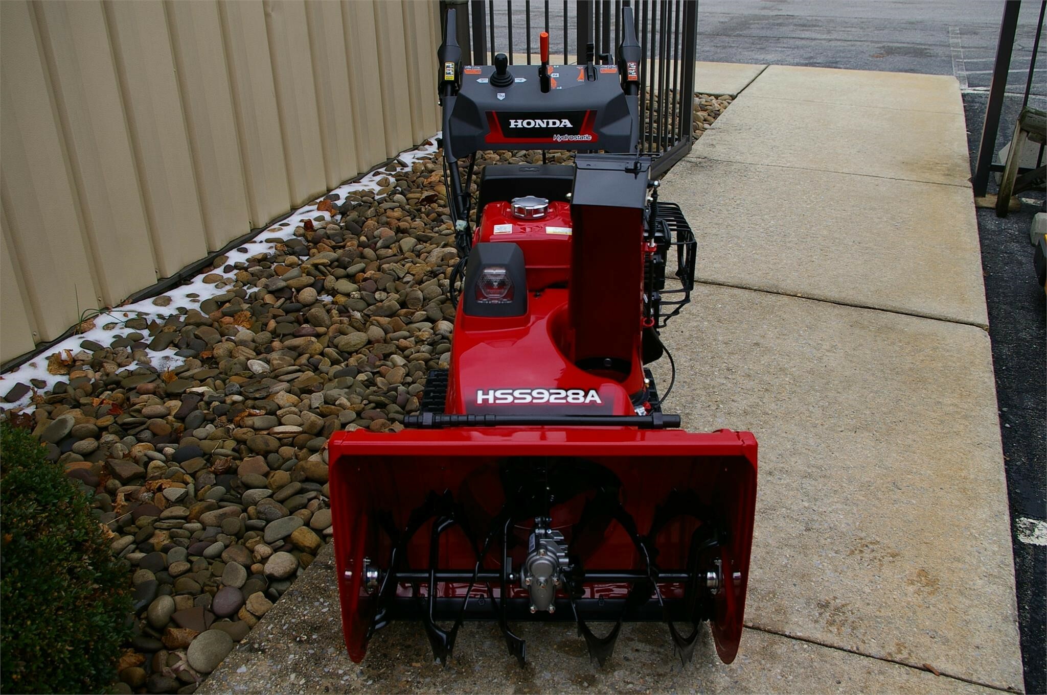 Honda HSS928AATD Snow Blower - $3,599 | Machinery Pete