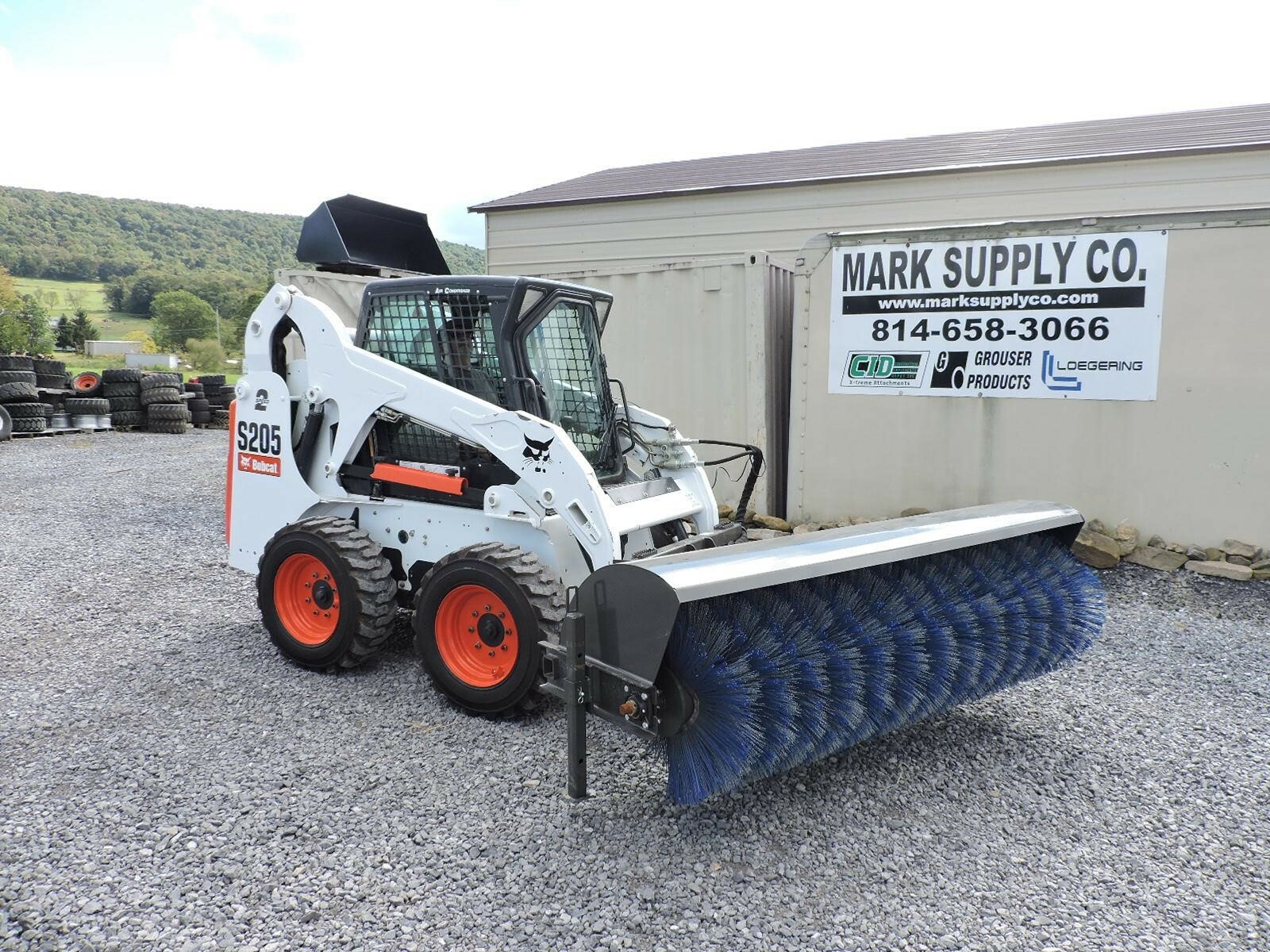 CID HYDRAULIC ANGLE BROOM 84" Loader and Skid Steer Attachment - $5,498 ...