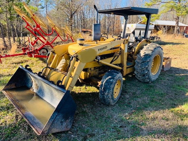 Ford 260C Tractor - $17,900 | Machinery Pete